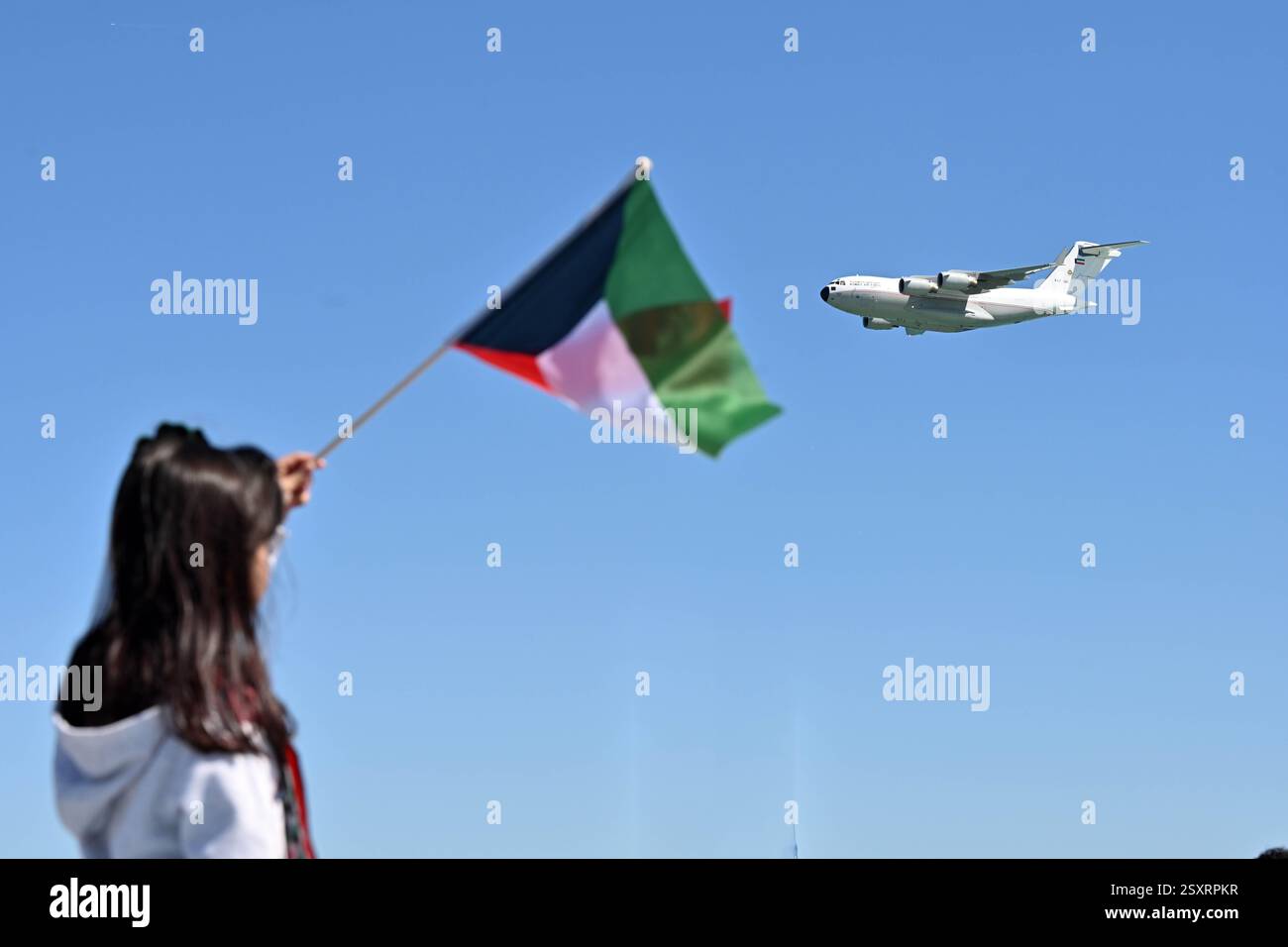 (250225) -- KUWAIT CITY, Feb. 25, 2025 (Xinhua) -- A Kuwaiti Air Force ...