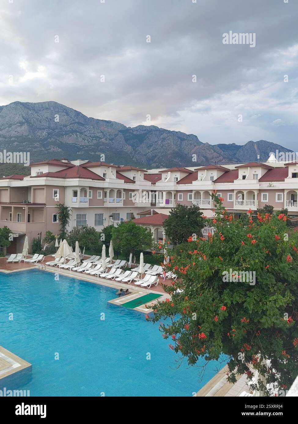 Luxury mountain resort hi-res stock photography and images - Alamy