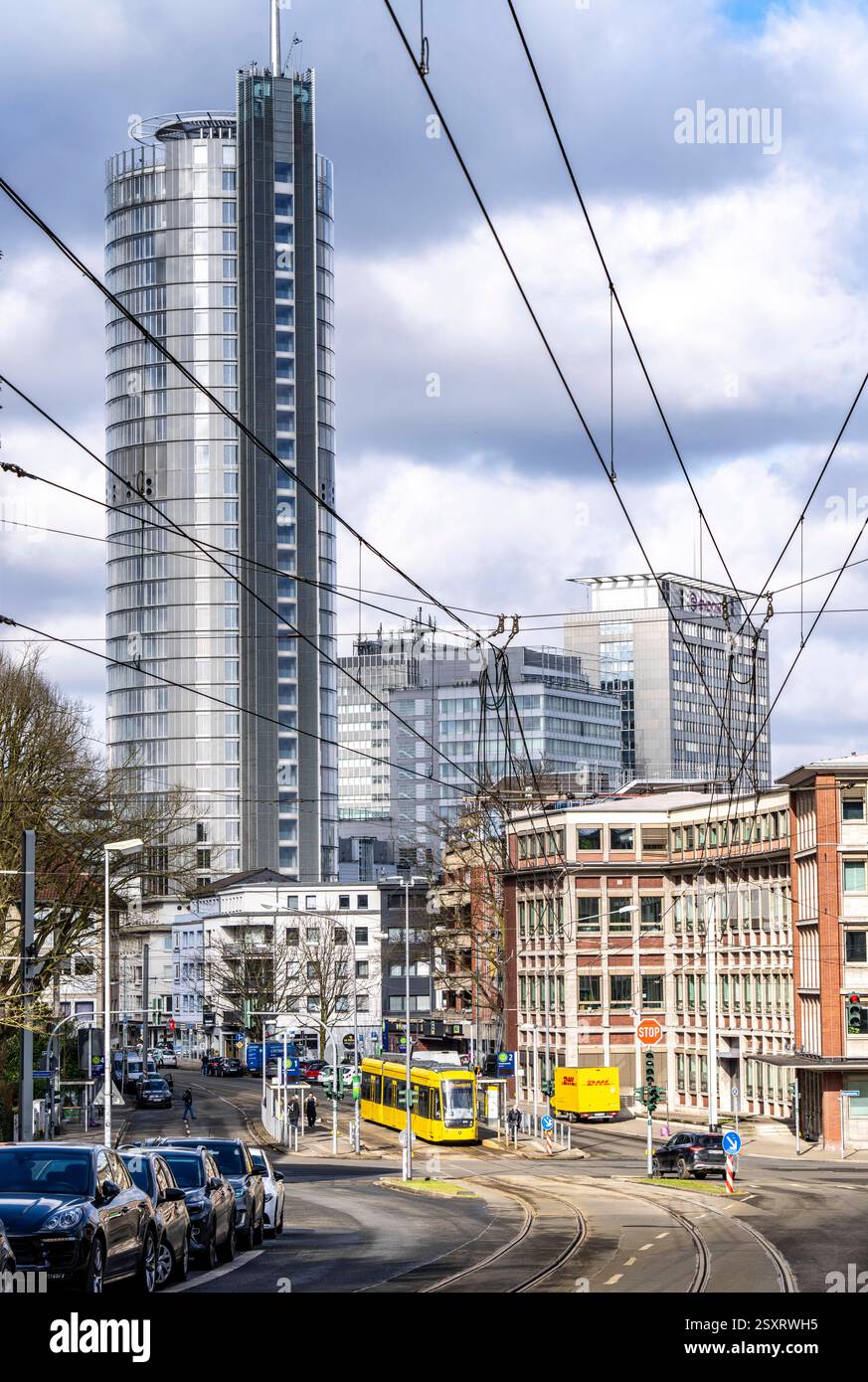 Innenstadt von Essen, RWE Tower, EVONIK Gebäude, Gutenbergstraße im ...