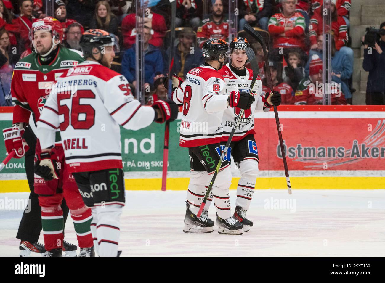 250225 Örebros Melvin Fernström jublar med Ruben Rafkin efter sitt 1-3 ...
