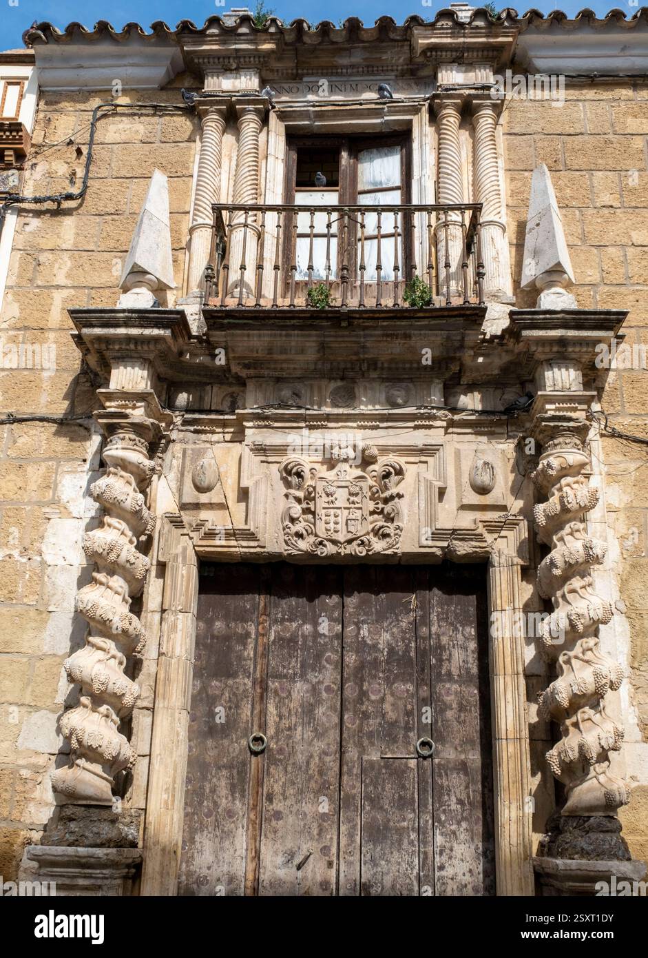 Palacio de puente hermosa osuna hi-res stock photography and images - Alamy