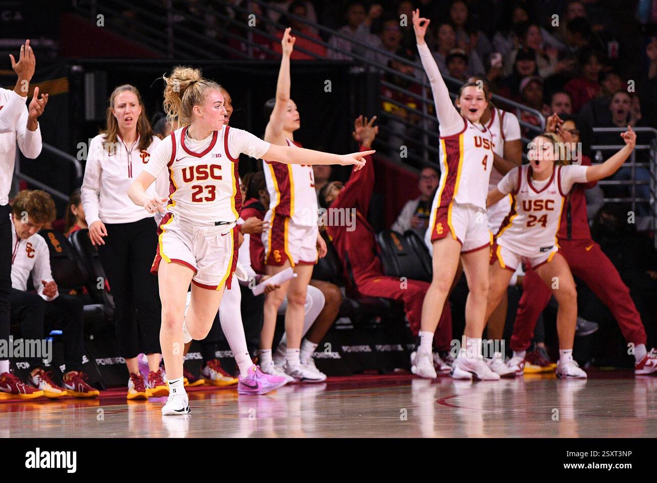 LOS ANGELES, CA - FEBRUARY 08: USC Trojans guard Avery Howell (23 ...