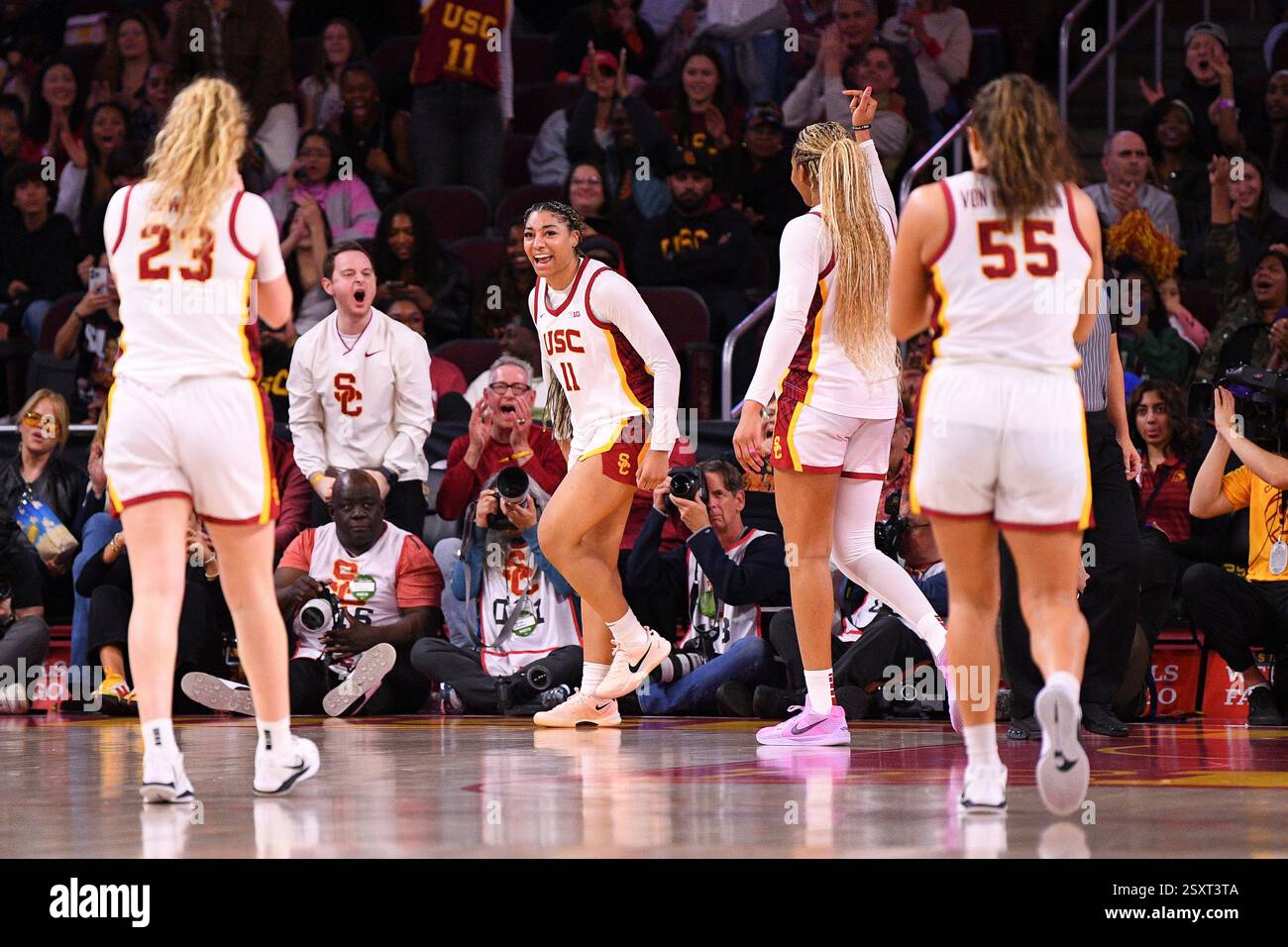 LOS ANGELES, CA - FEBRUARY 08: USC Trojans guard Kennedy Smith (11 ...