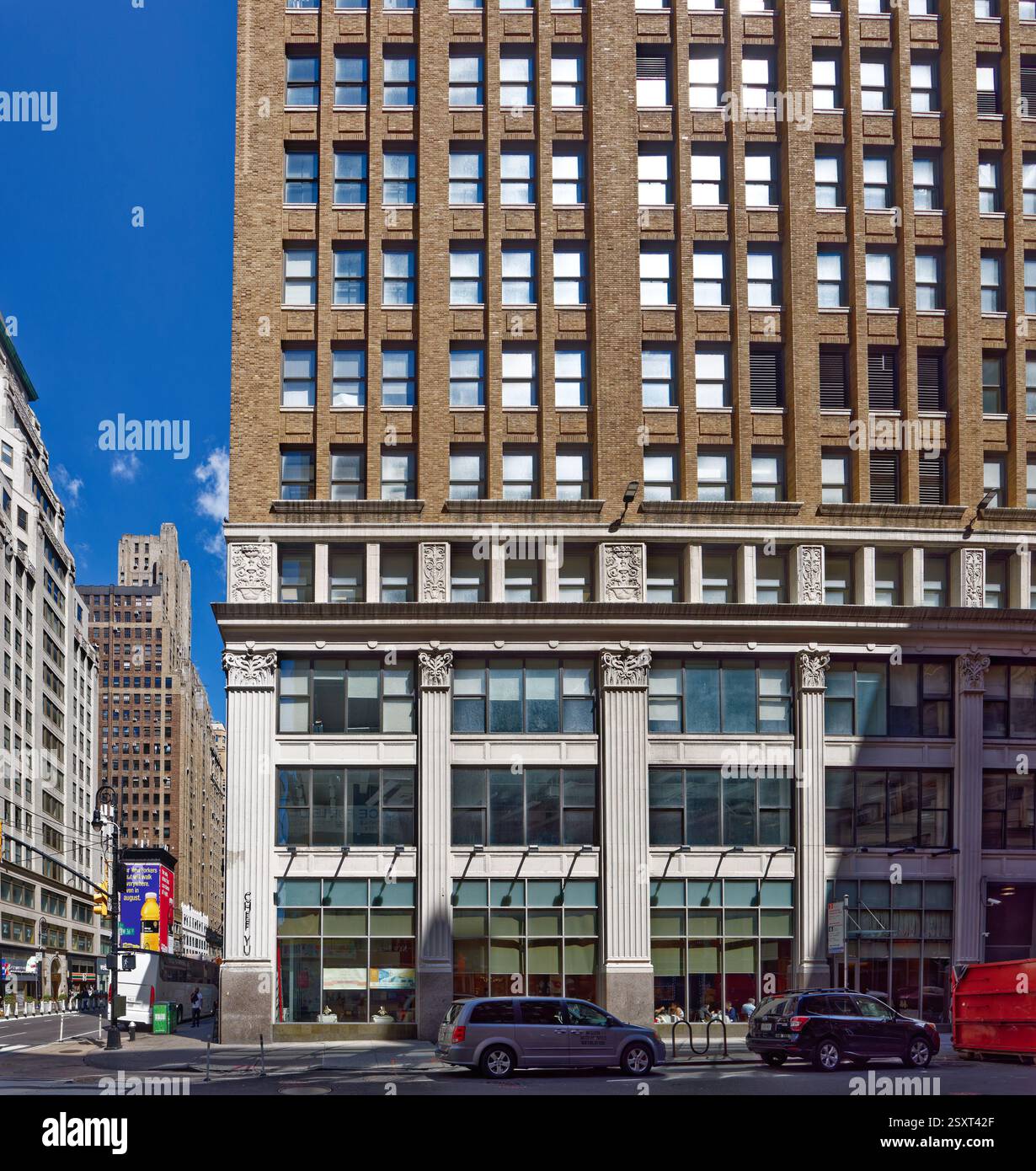 520 8th Avenue, built in 1926 and designed by Schwartz & Gross in ...