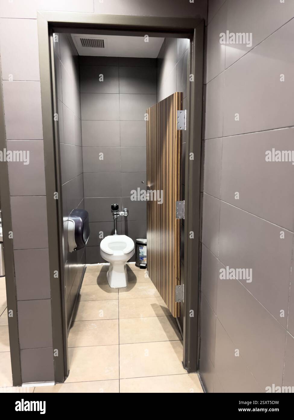 Modern public restroom features hi-res stock photography and images - Alamy