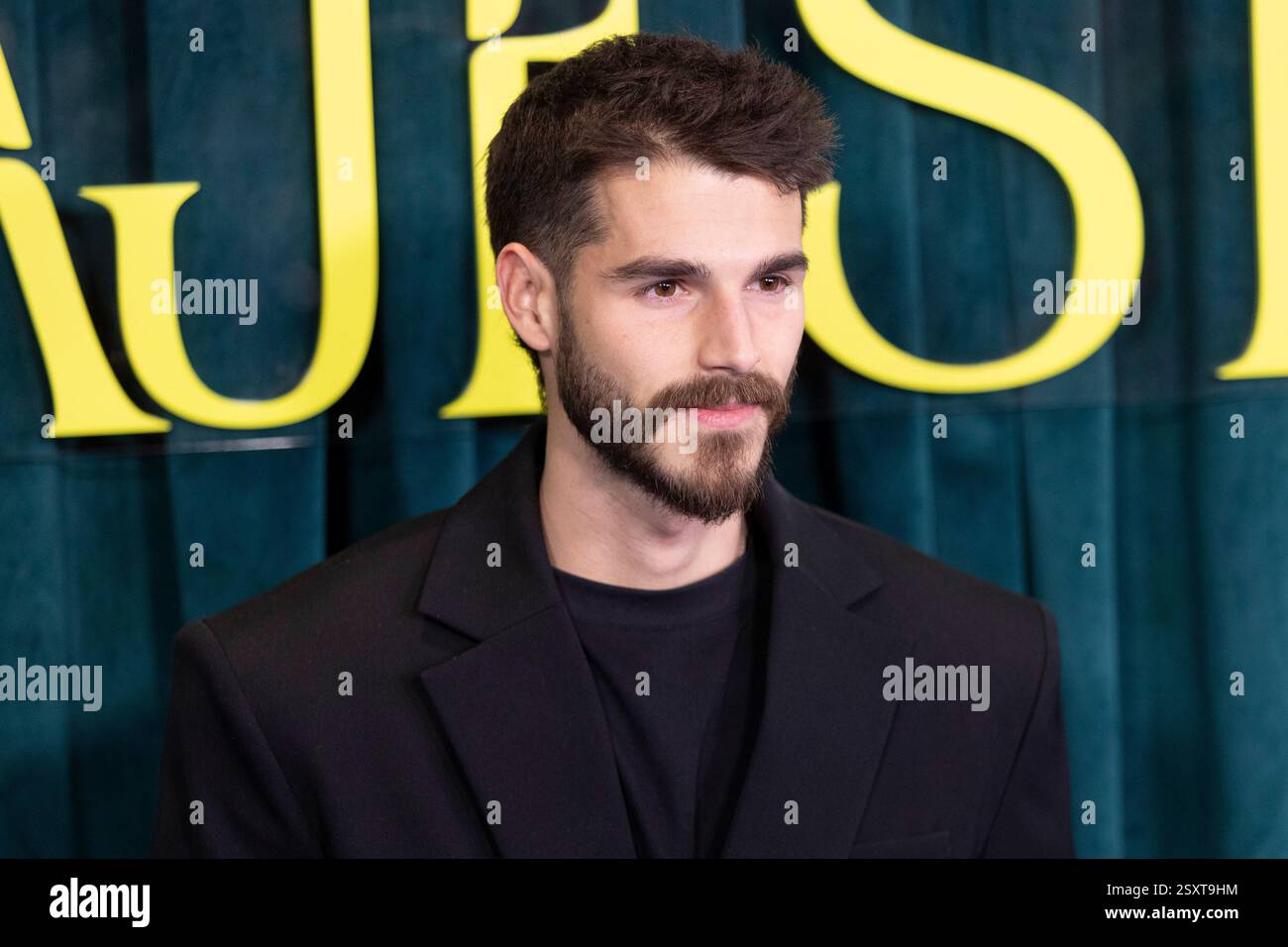 Alvaro Mel attended 'Su Majestad' Premier at Circulo de las Bellas ...