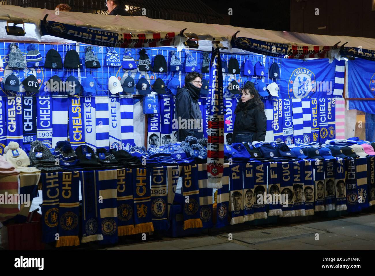 The chelsea football club colours hi-res stock photography and images ...
