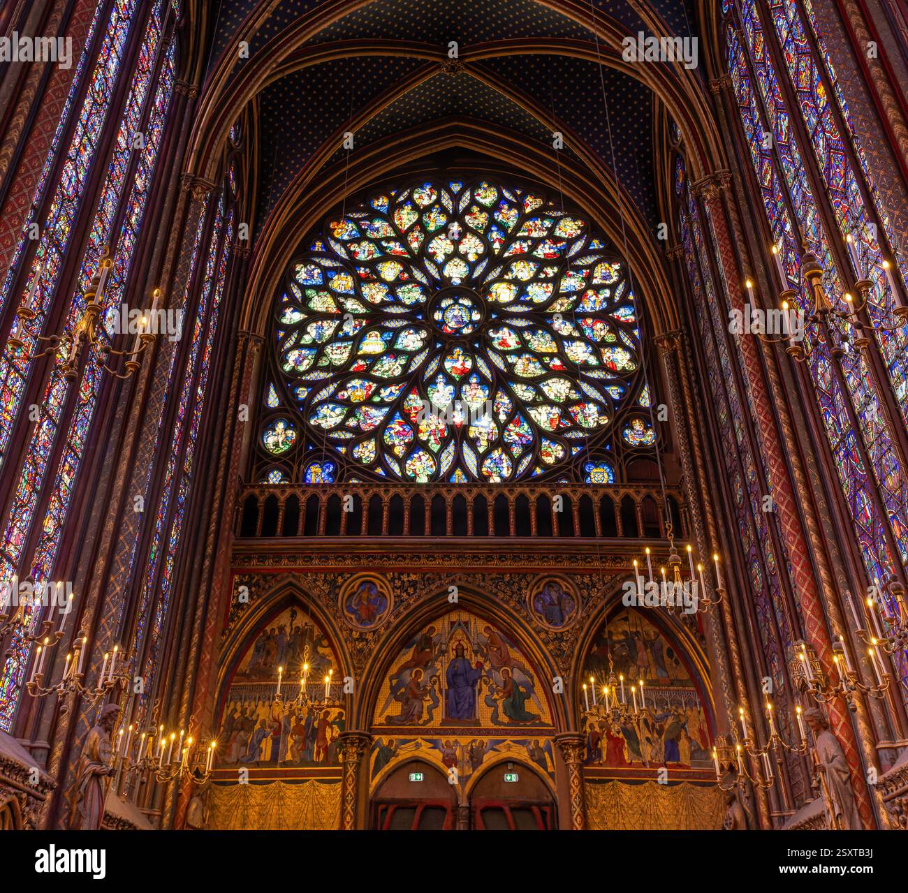 rose stained glass window in the upper chapel of sainte-chapelle Stock ...