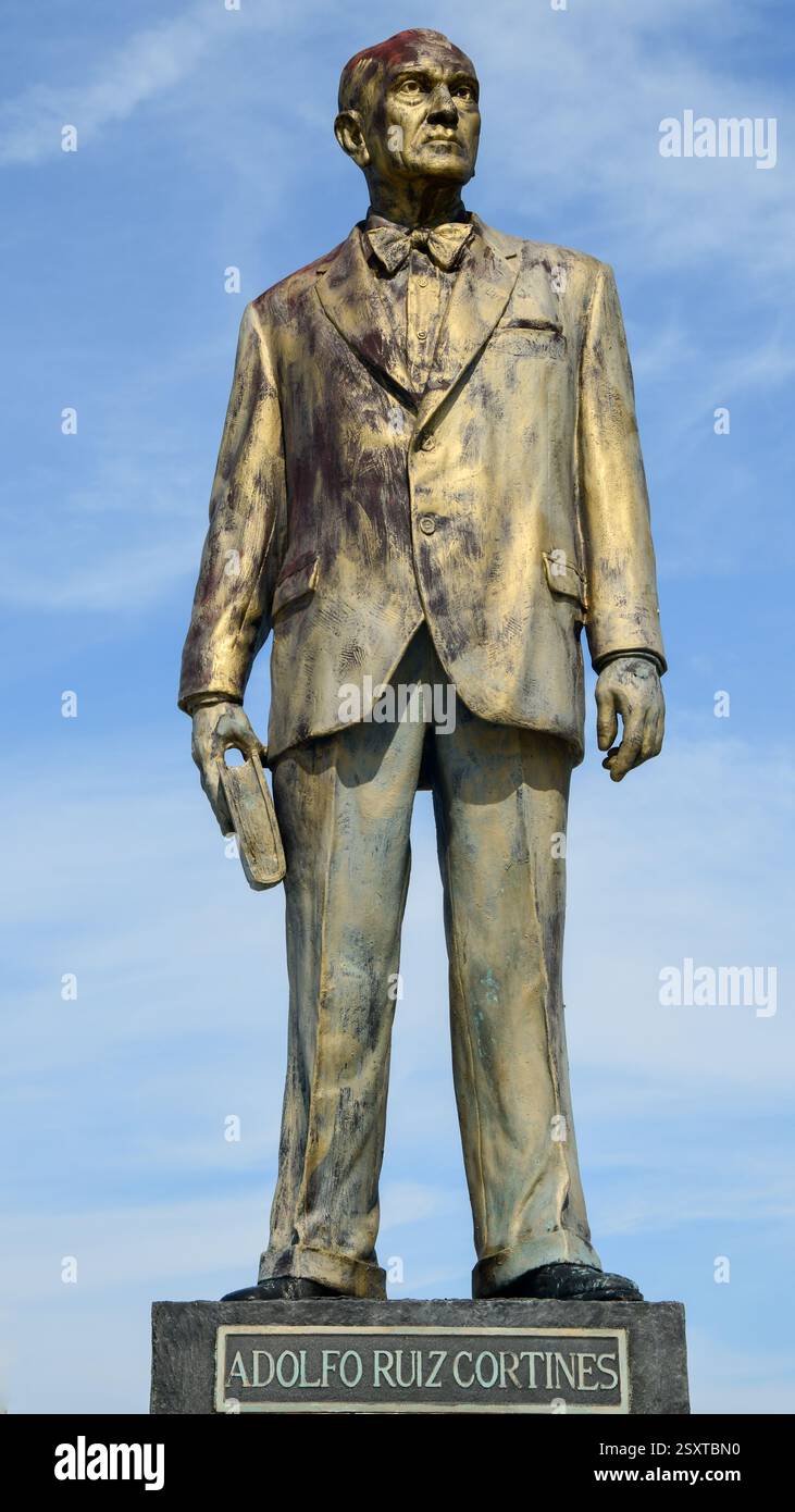 Adolfo Ruiz Cortines statue in Veracruz Mexico Stock Photo - Alamy