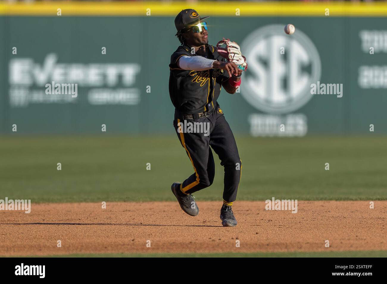 February 25, 2025: Shannon Martin (7) Grambling infielder makes a throw ...