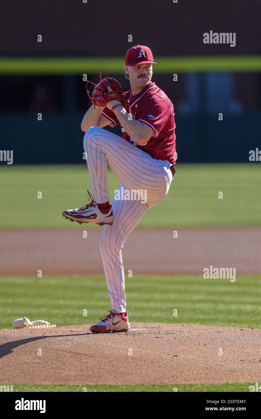 February 25, 2025: Arkansas pitcher Ben Bybee (40) begins his windup on ...
