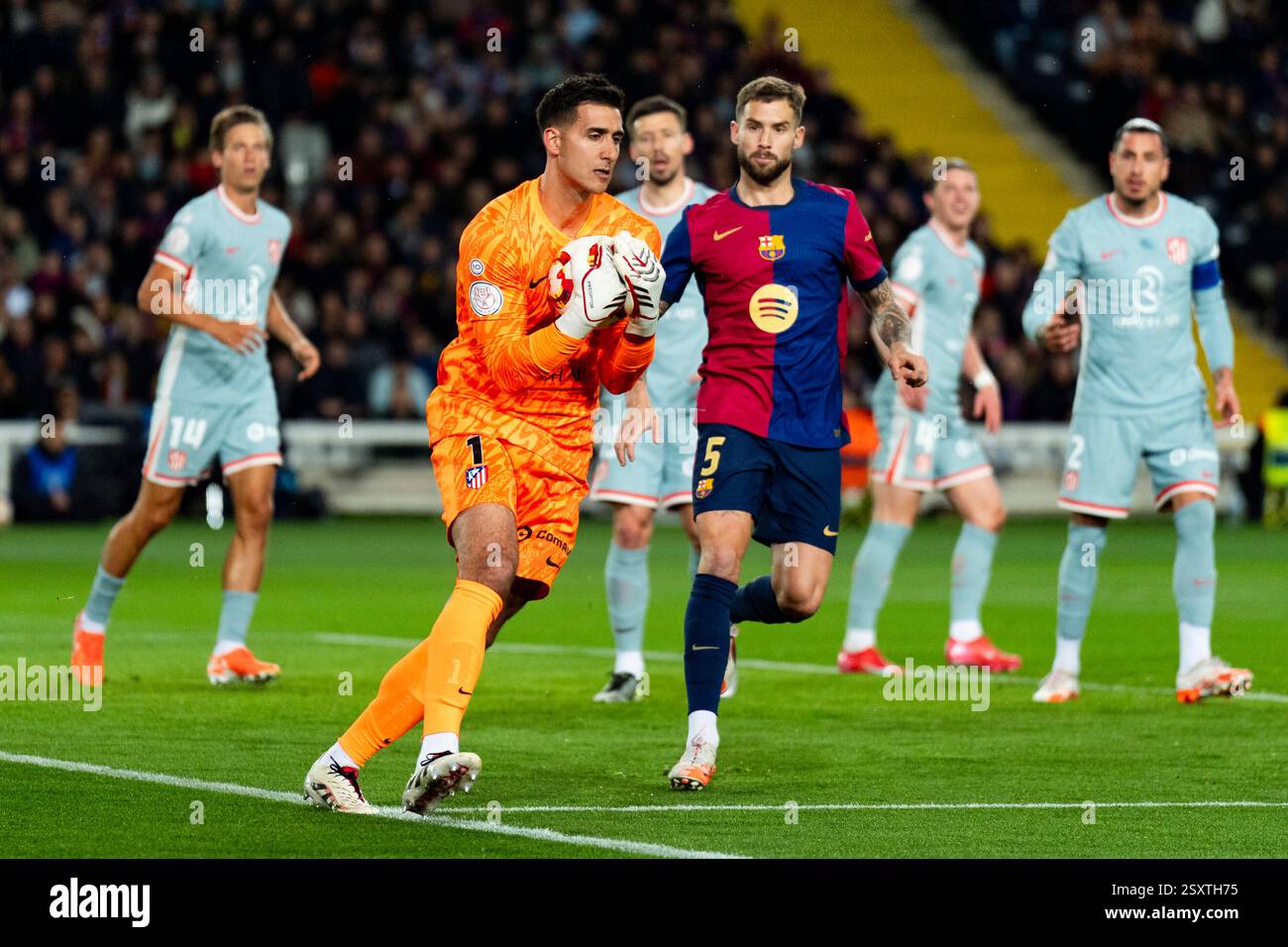 Barcelona, Spain. 25th Feb, 2025. Juan Musso (Atletico de Madrid) in ...