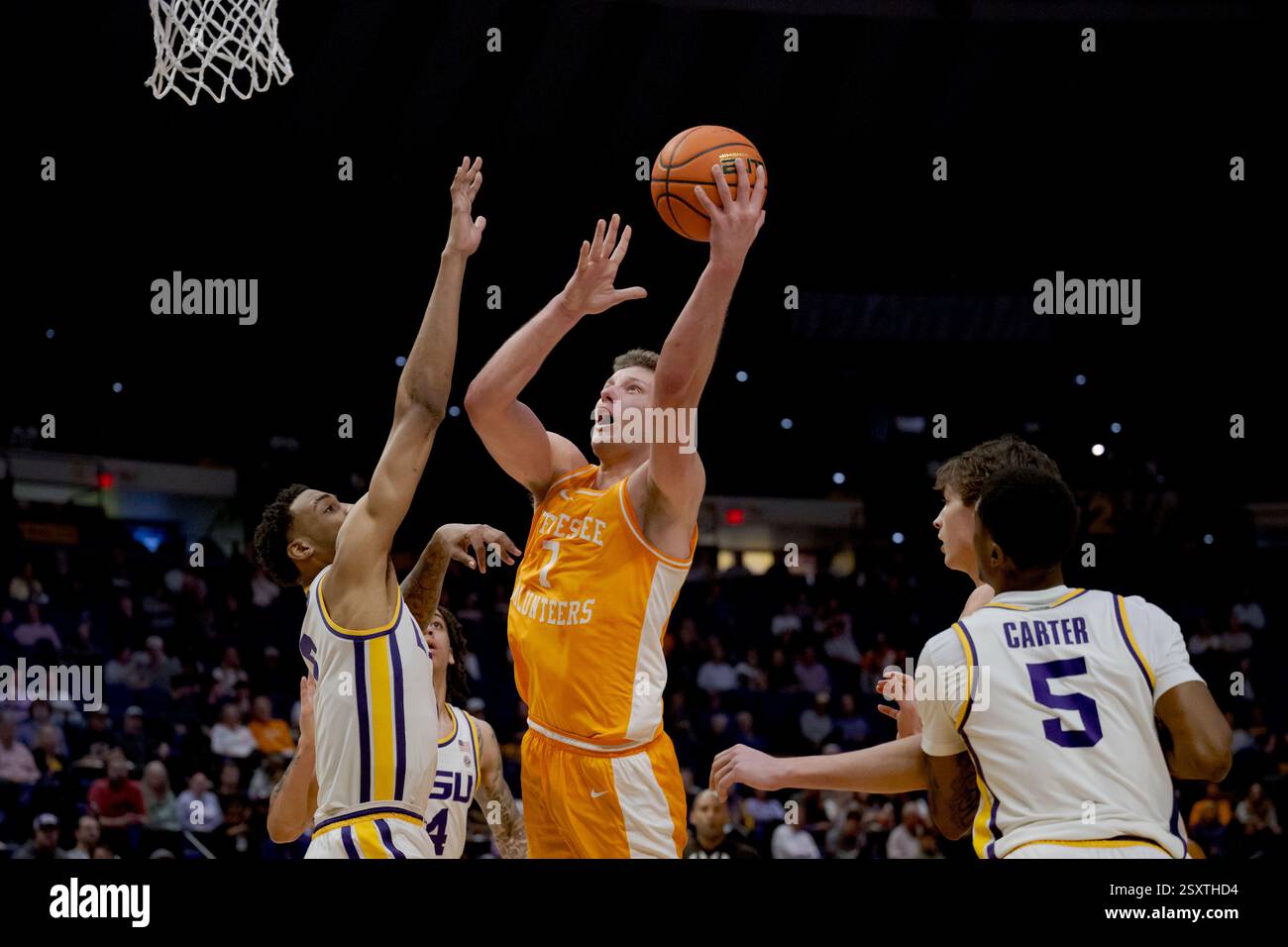 Tennessee forward Igor Milicic Jr. (7) shoots against LSU forward ...