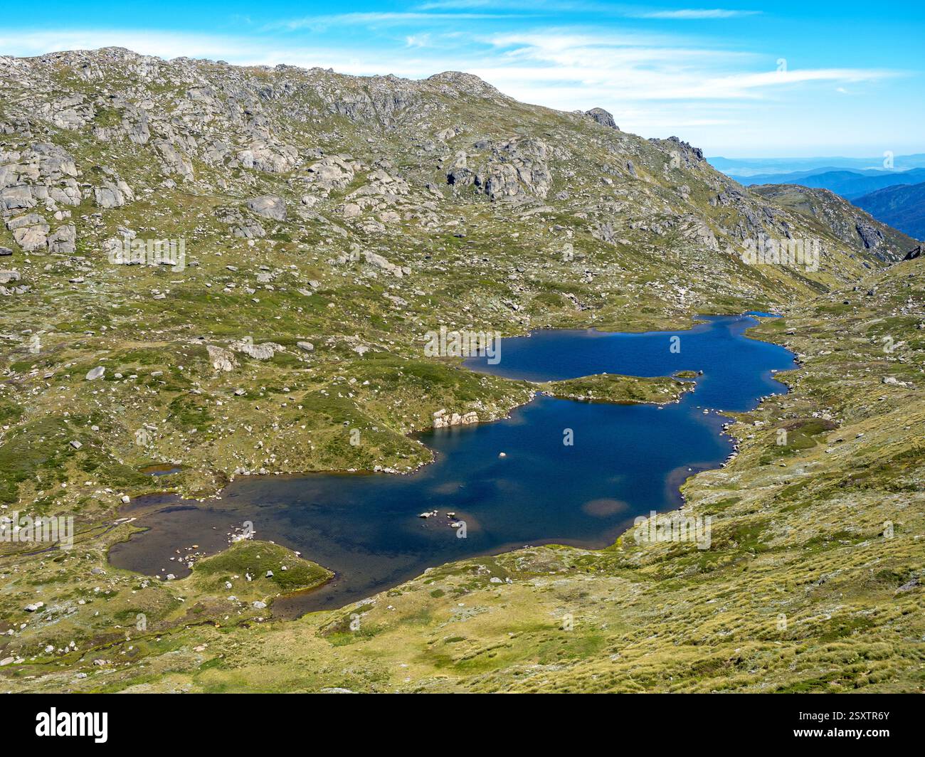 Lake Albina and Alice Rawson Peak, Kosciuszko National Park Stock Photo ...