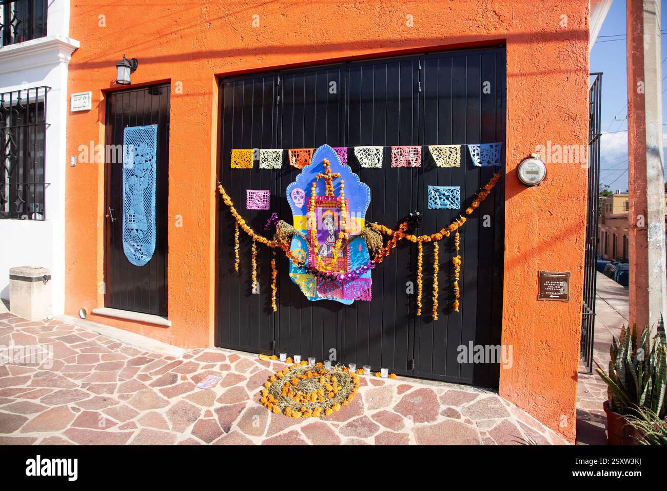 Oaxaca, Mexico; 1st January 2025: Views of the colorful streets of the ...