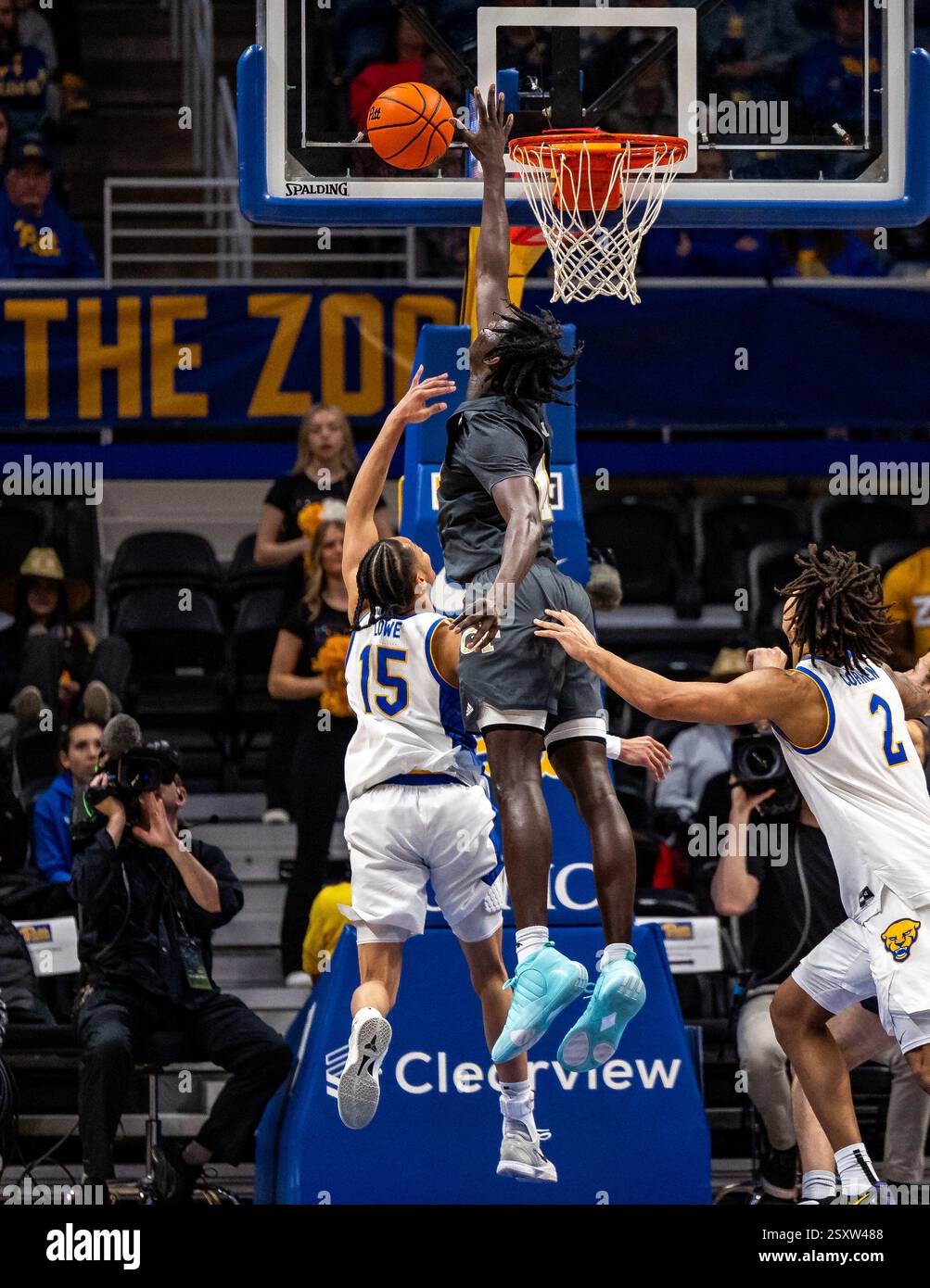 Pittsburgh, Pennsylvania, USA. 25th Feb, 2025. Georgia Tech Yellow ...