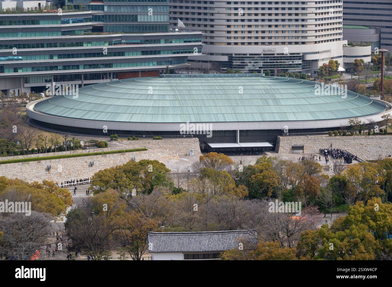 Osaka-jō Hall, a multi-purpose arena located in the Kyōbashi area of ...