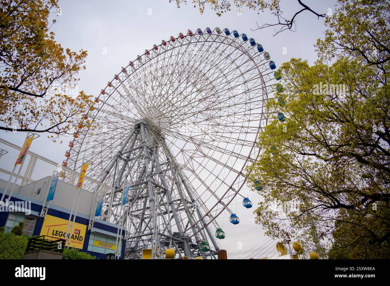 The Tempozan Ferris Wheel is a 112-meter-tall Ferris wheel located in ...