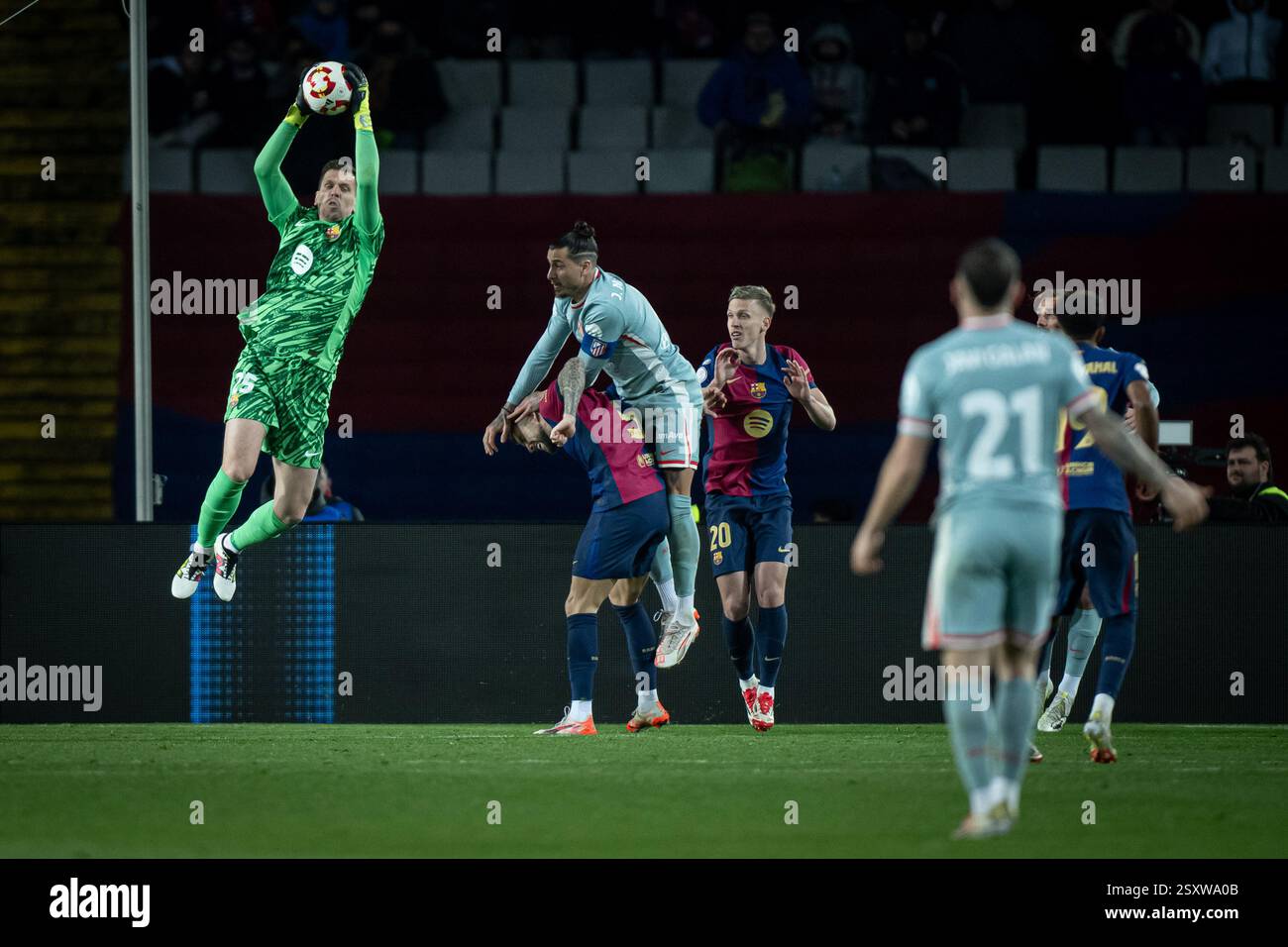 Barcelona, Spain. 25th Feb, 2025. Goalkeeper Wojciech Szczesny (FC ...