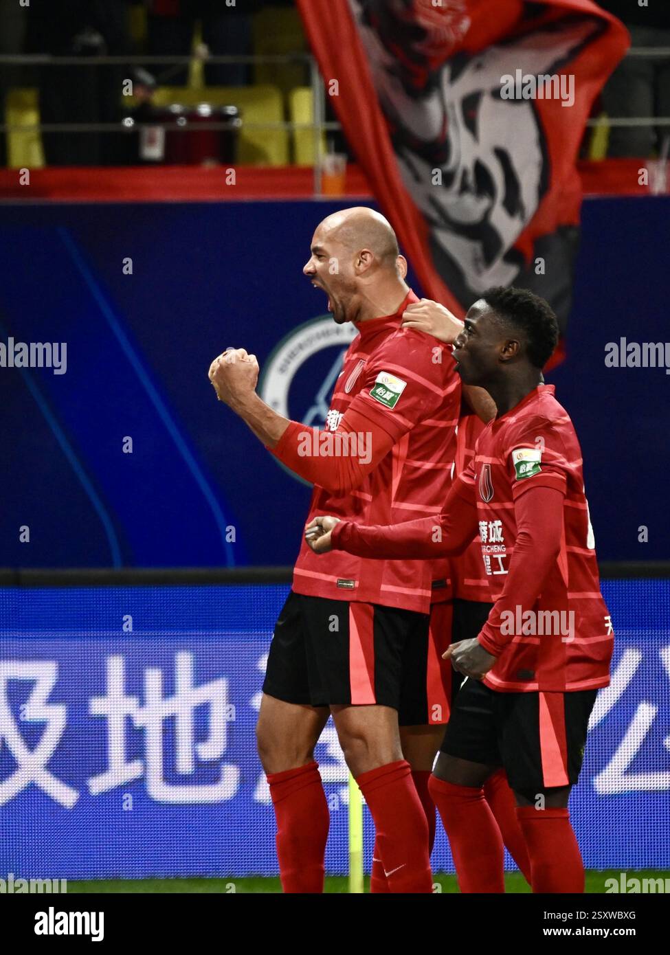 Chengdu Rongcheng Football Club defeated Wuhan Three Towns Football ...