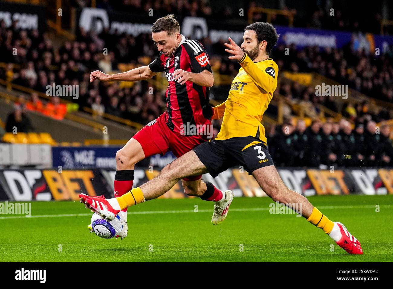 Wolverhampton, UK. 25th Feb, 2025. WOLVERHAMPTON, ENGLAND - FEBRUARY 25 ...