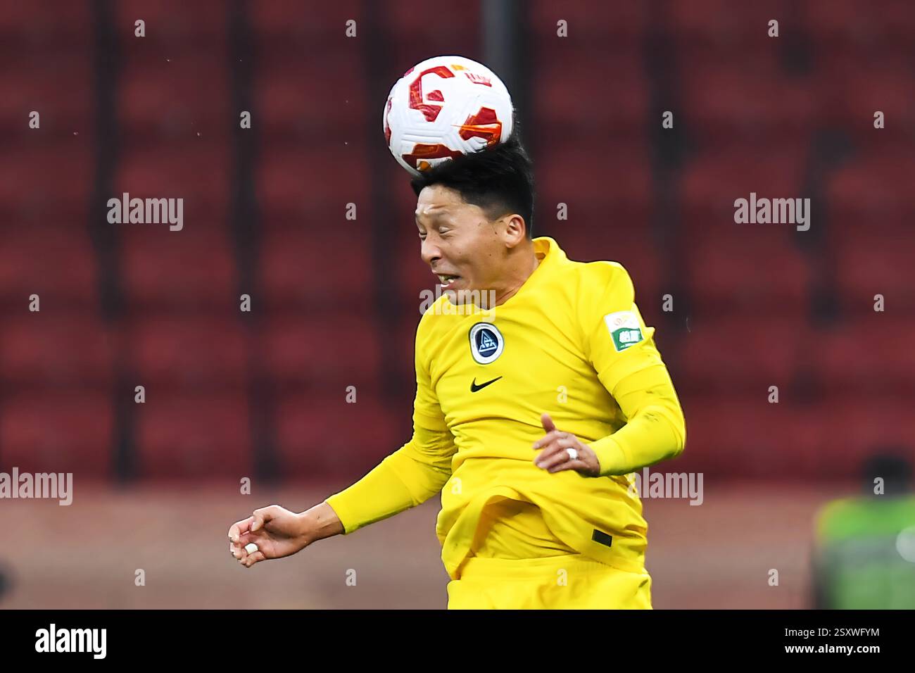 Shanghai Port Football Club defeated Shenzhen Peng City Football Club ...