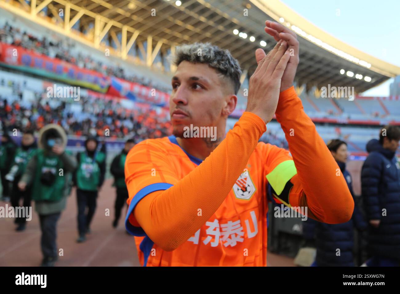 Shandong Taishan Football Club 0-0 draw Henan Jiuzu Dukang Football ...