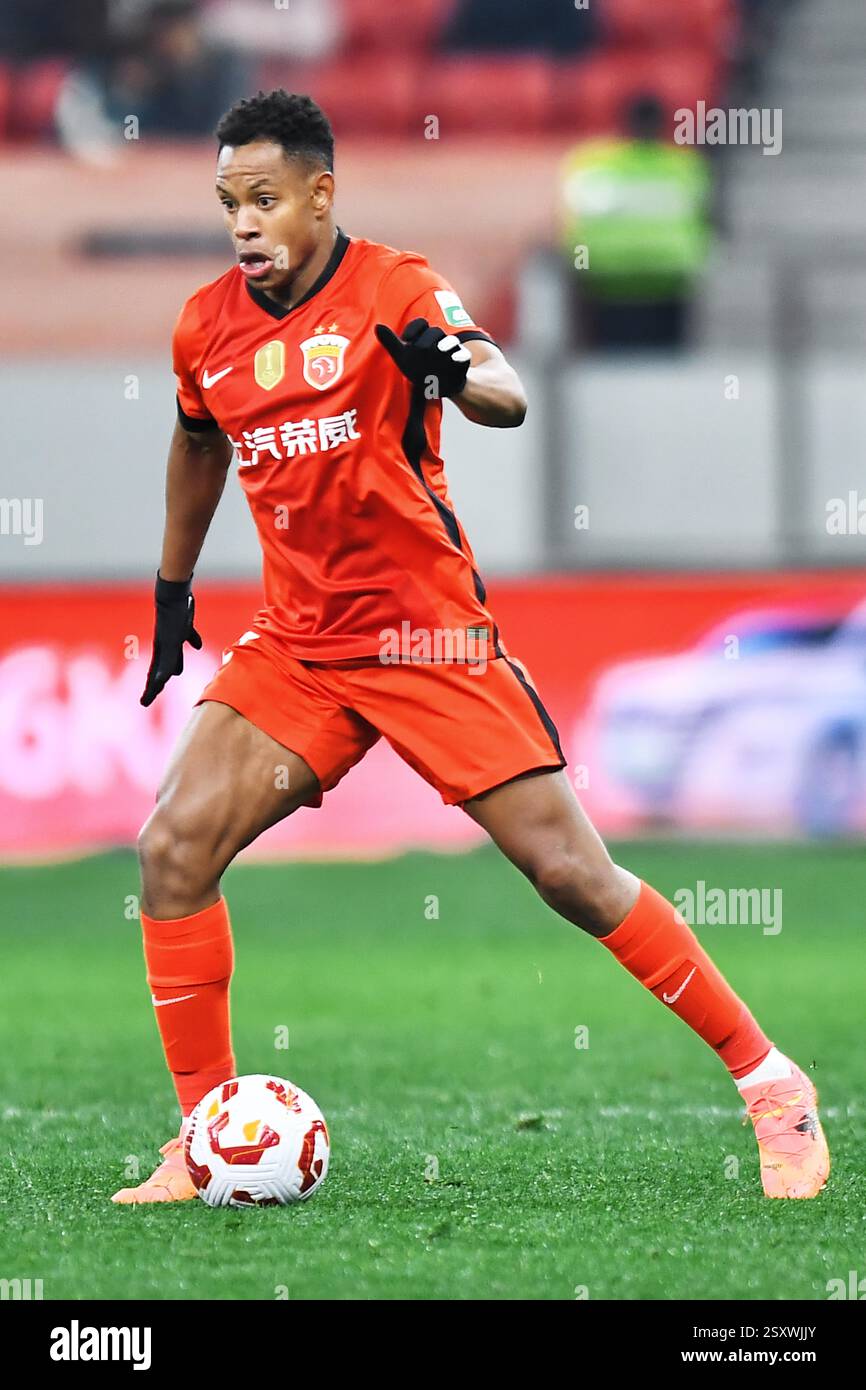 Shanghai Port Football Club defeated Shenzhen Peng City Football Club ...