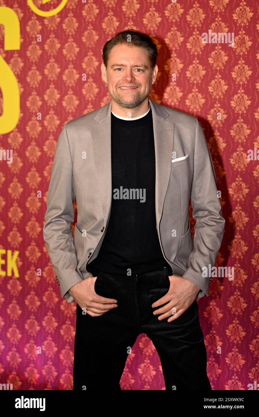 Max Giermann bei der Premiere der ARD Comedy-Serie Ghosts im Cinenova ...