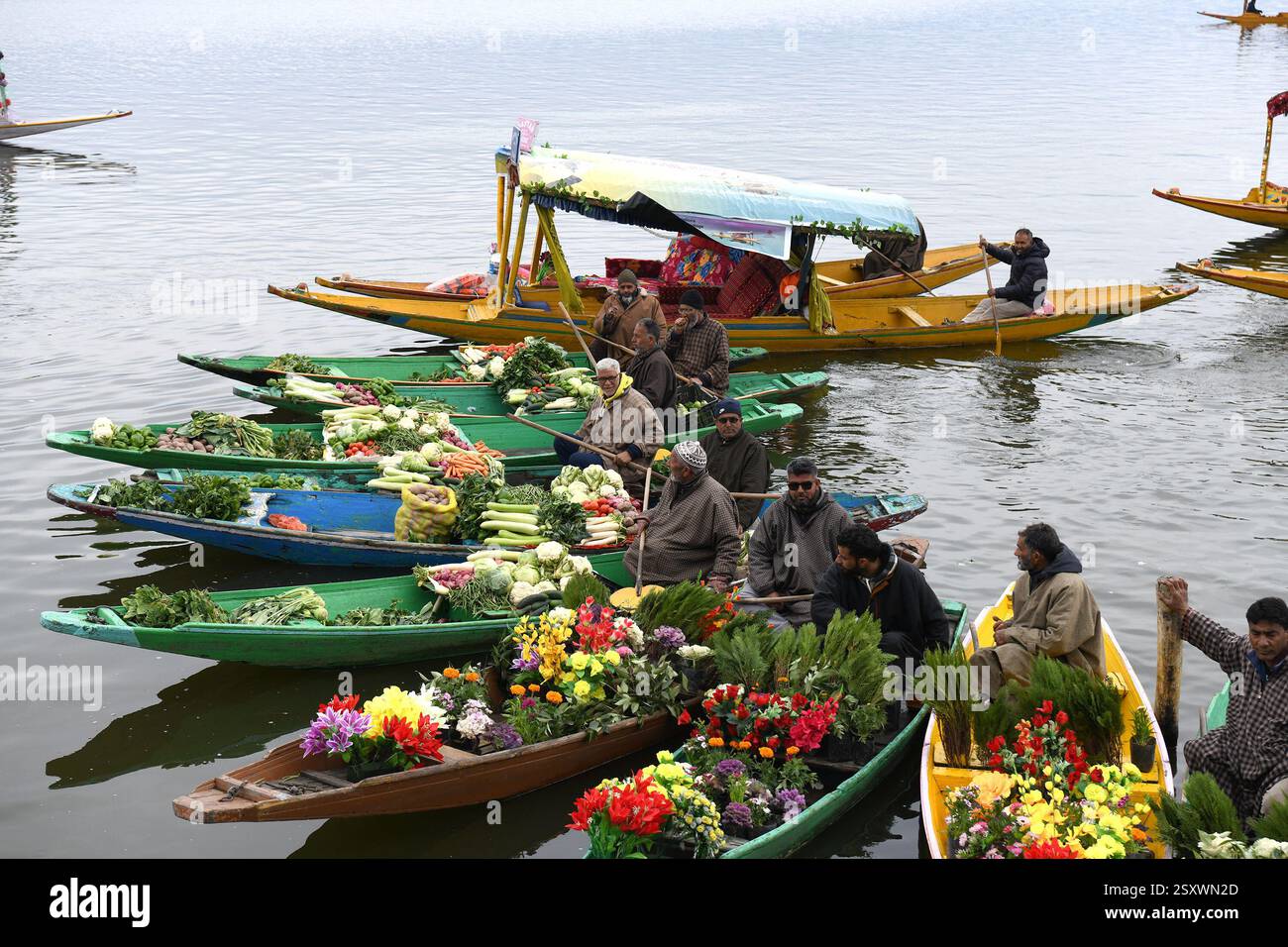 Srinagar, Jammu And Kashmir, India. 26th Feb, 2025. Traditional shikara ...
