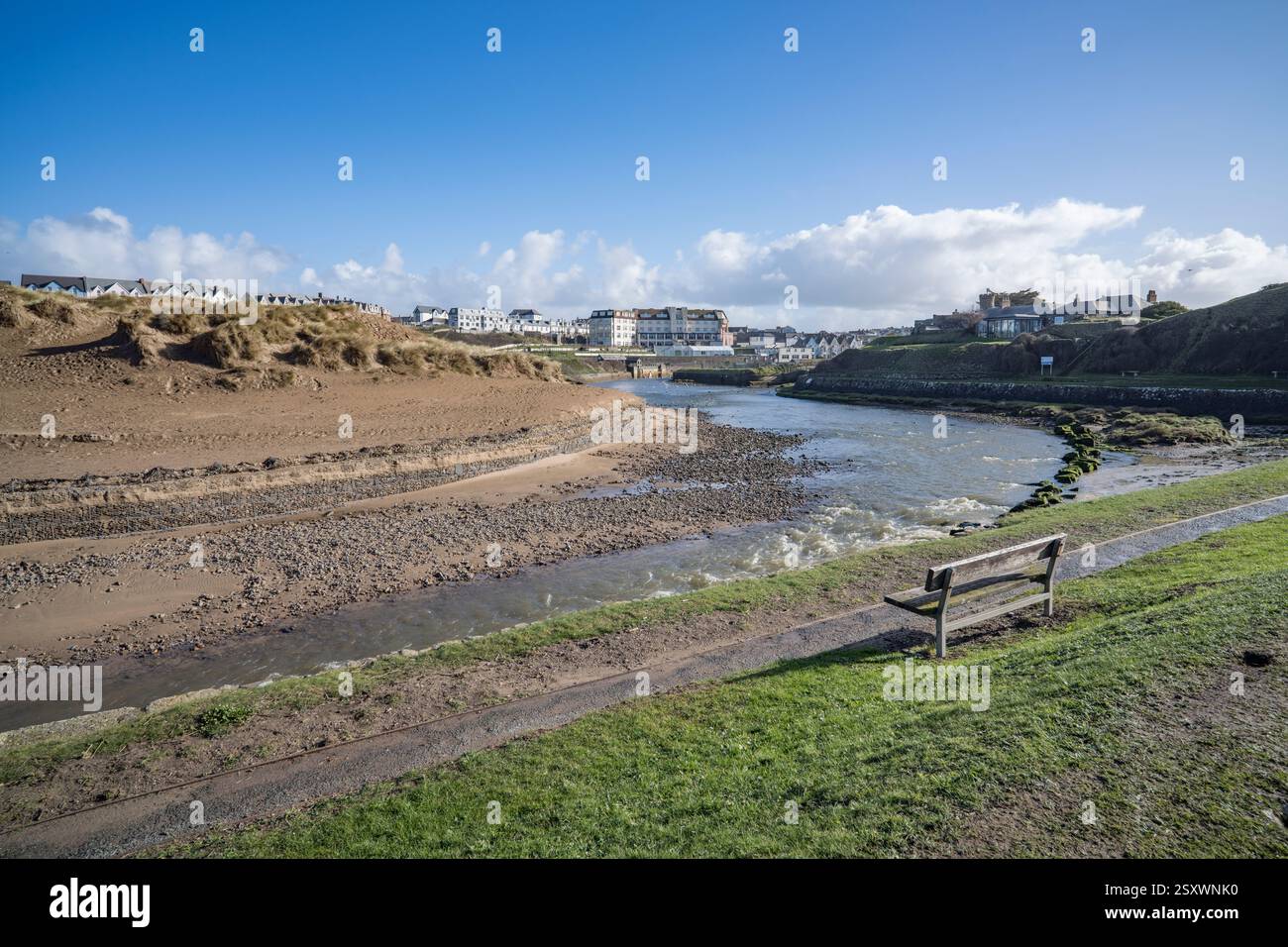 Footpath view of Bude Cornwall from canal side of beach Stock Photo - Alamy