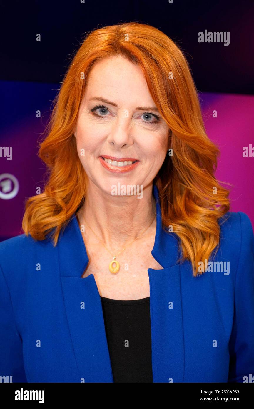 Kerstin Palzer in der ARD-Talkshow maischberger im Studio Berlin ...