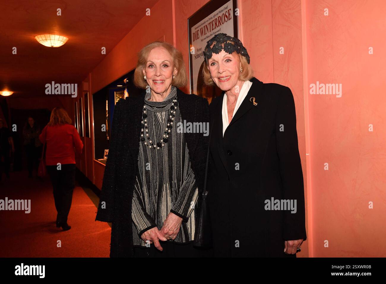 Ellen und Alice Kessler / Premiere / In Geheimer Mission / Komödie im ...