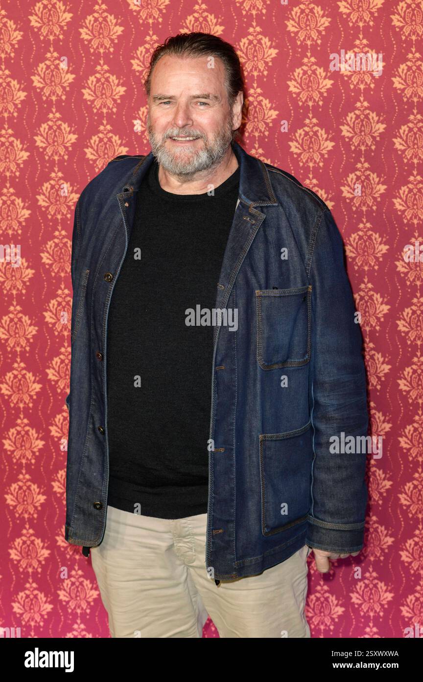 Felix Vörtler bei der Premiere der ARD Comery-Serie Ghosts im Cinenova. Köln, 25.02.2025 ...