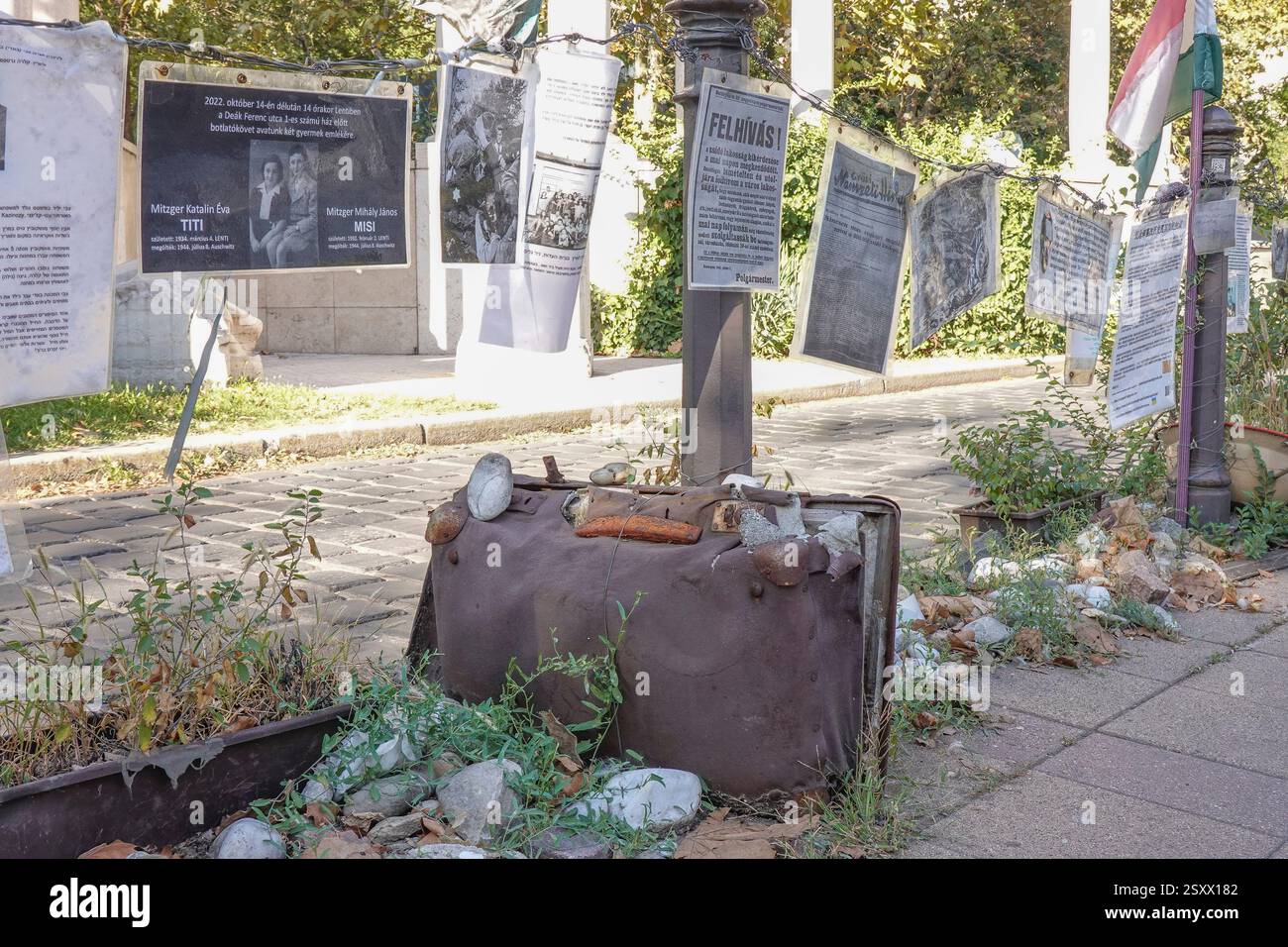 Individual tributes hi-res stock photography and images - Alamy