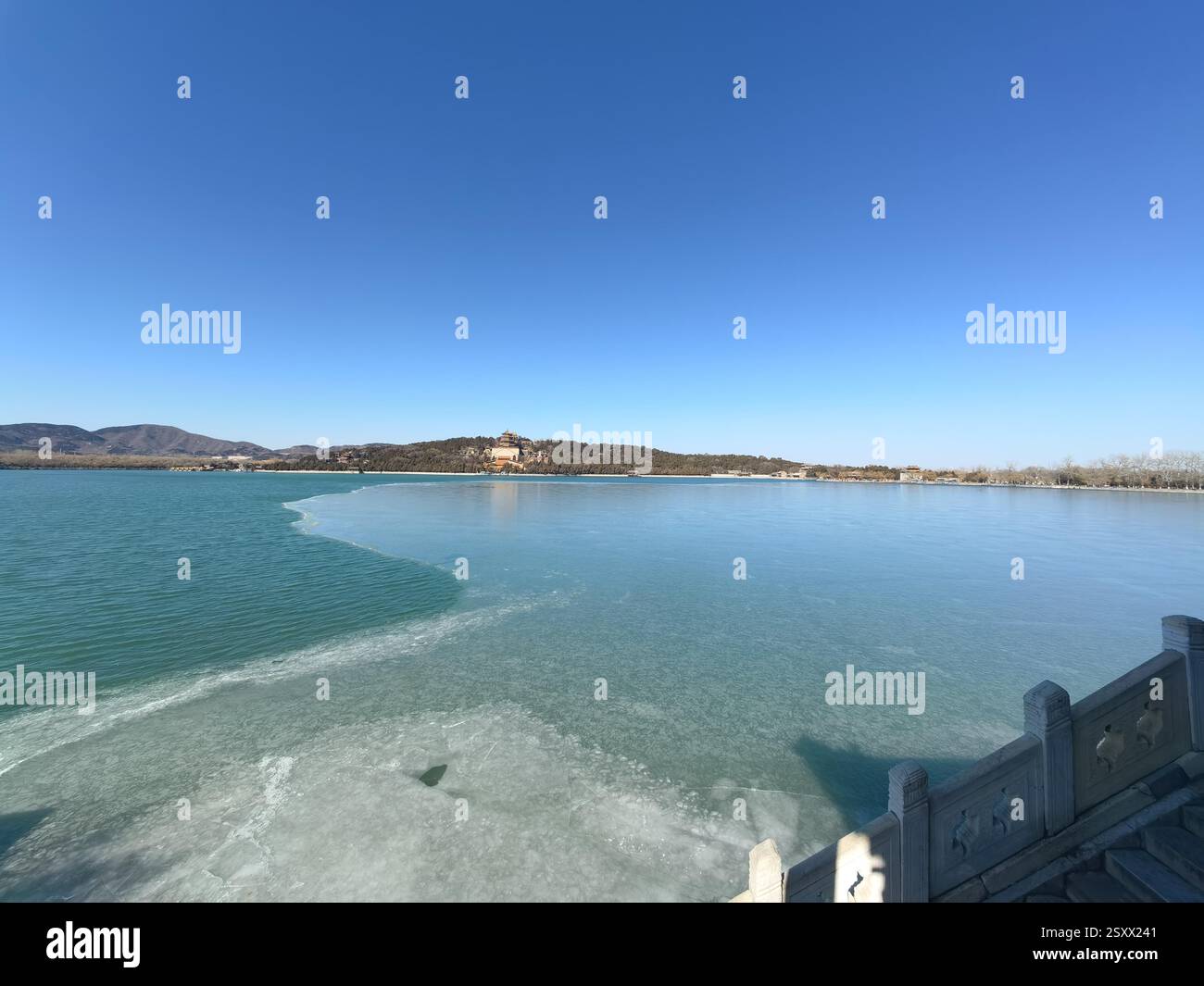 Early spring scenery of the Kunming Lake at the Summer Palace in ...