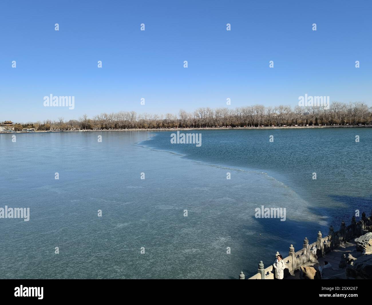 Early spring scenery of the Kunming Lake at the Summer Palace in ...
