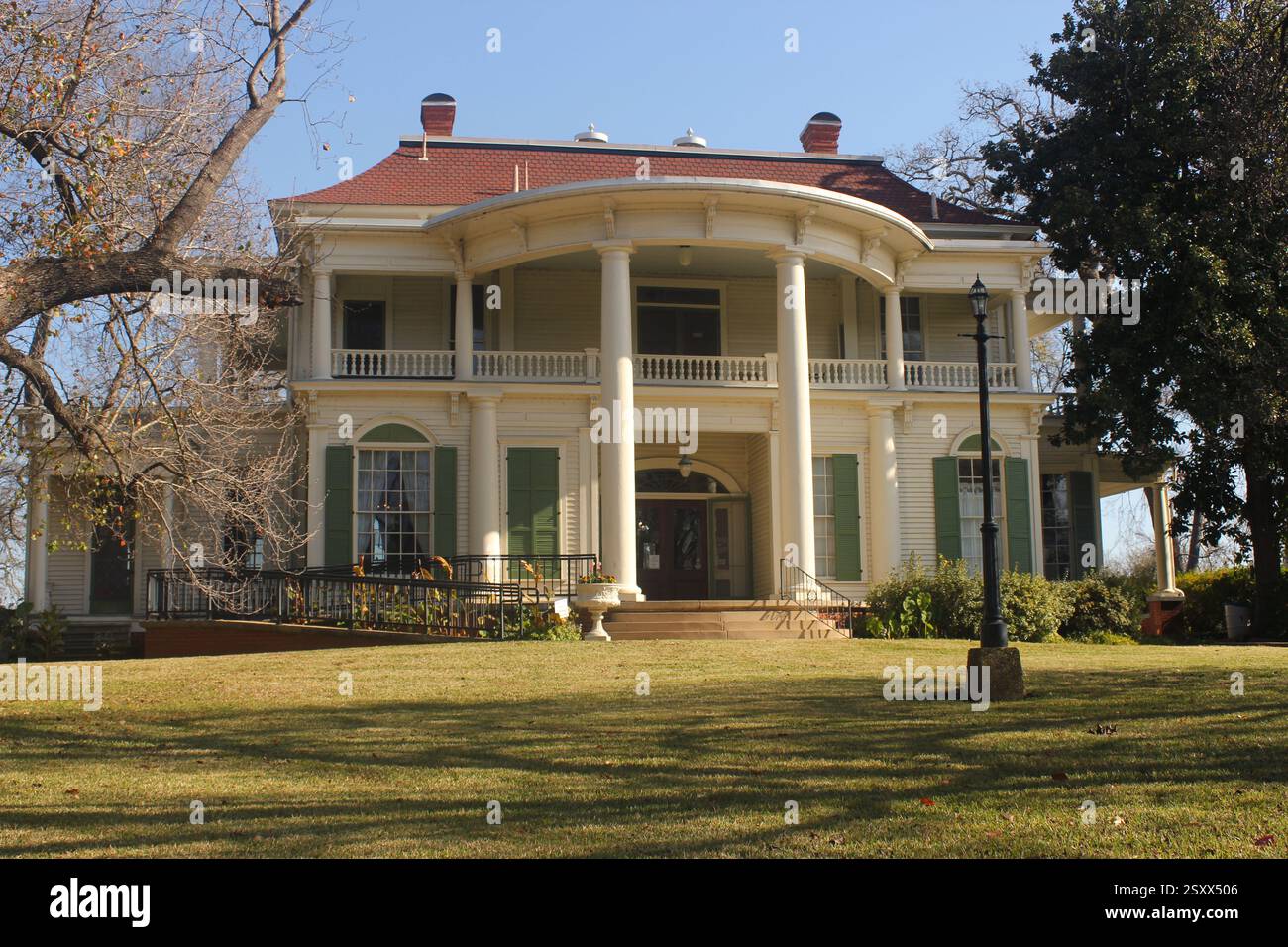 Wealthy plantation home house hi-res stock photography and images - Alamy