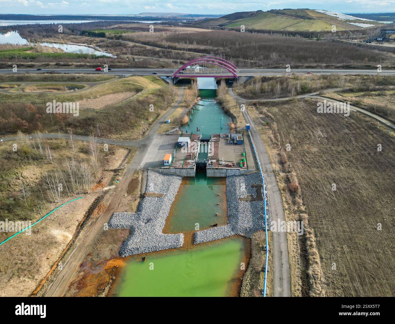 Markkleeberg, Germany. 25th Feb, 2025. View of the lock in the ...