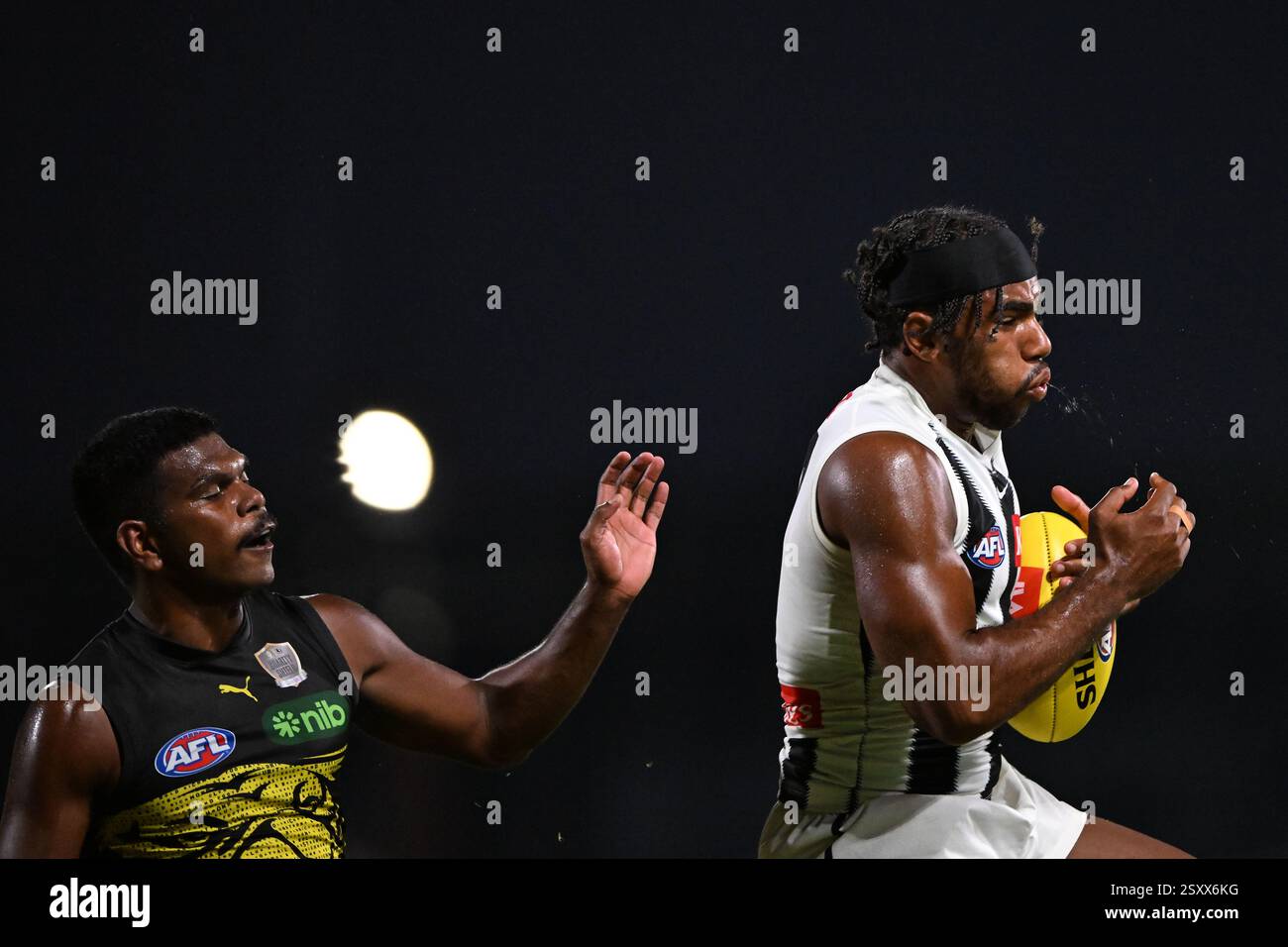 Melbourne, Australia. 26th Feb, 2025. Isaac Quaynor of Collingwood ...