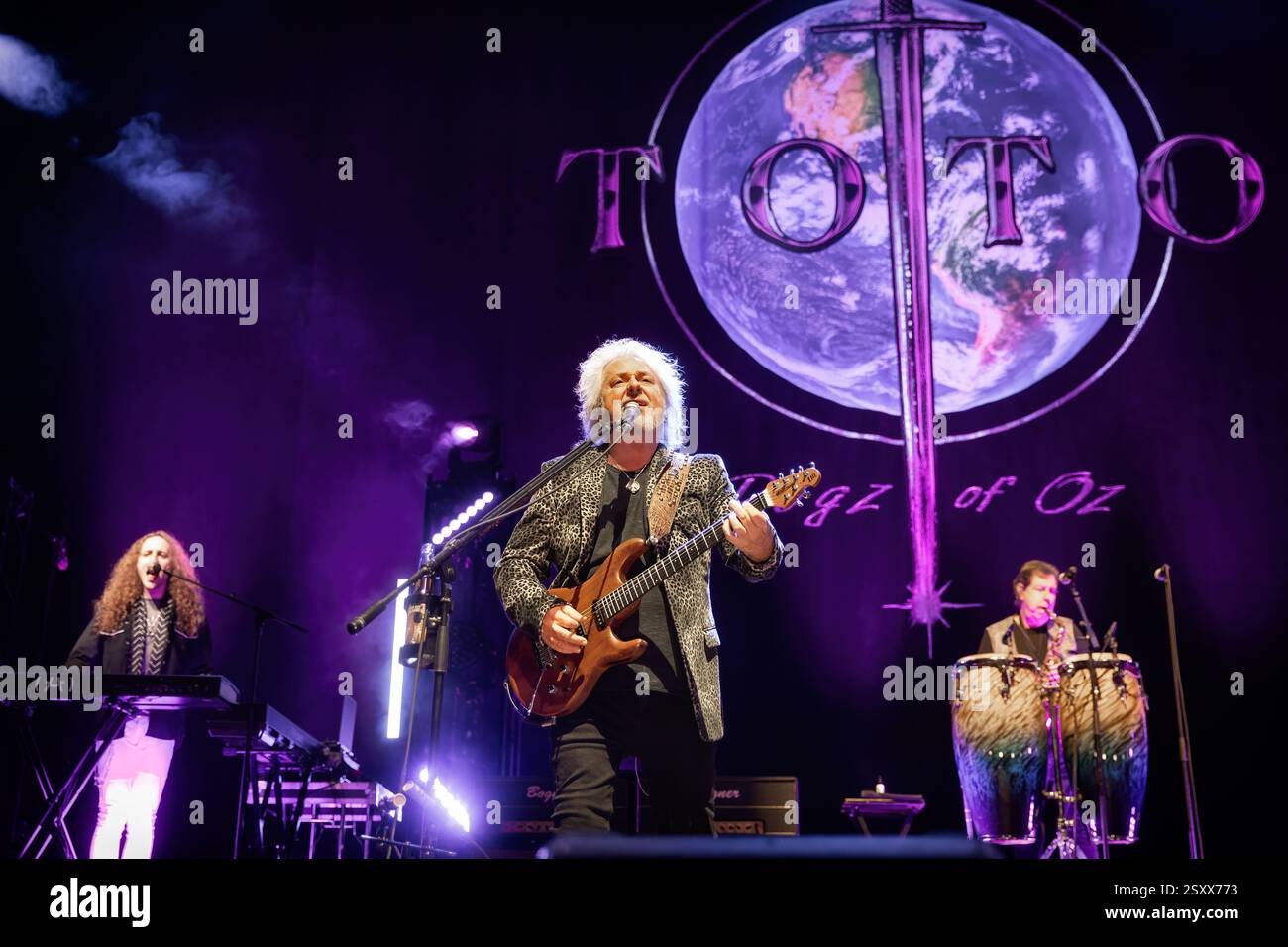 Toto band hi-res stock photography and images - Alamy