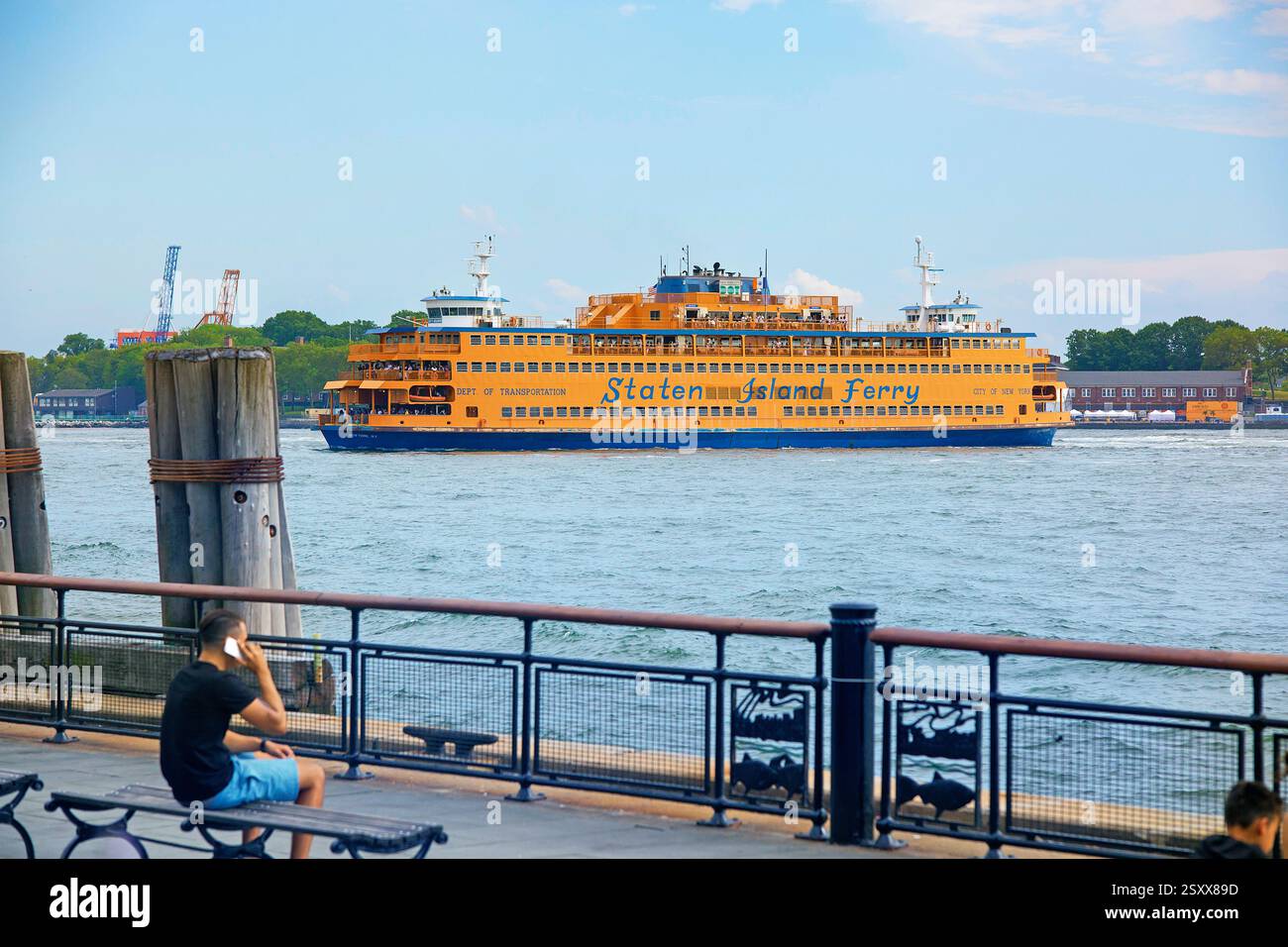Bay harbour new york hi-res stock photography and images - Alamy