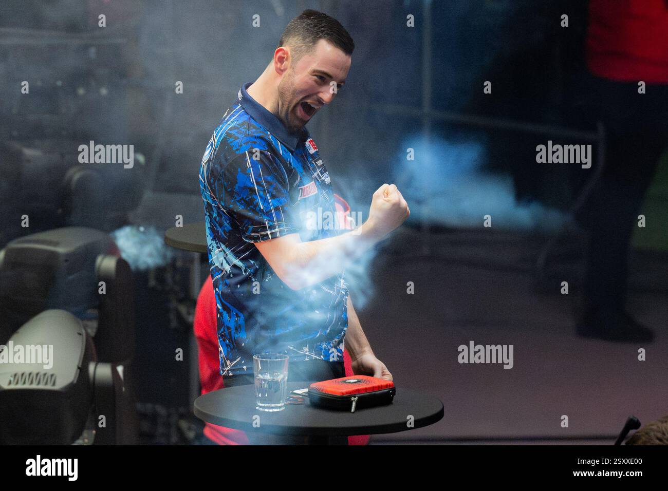 Luke Humphries aka Cool Hand Luke (England) jubelt nach seinem ...