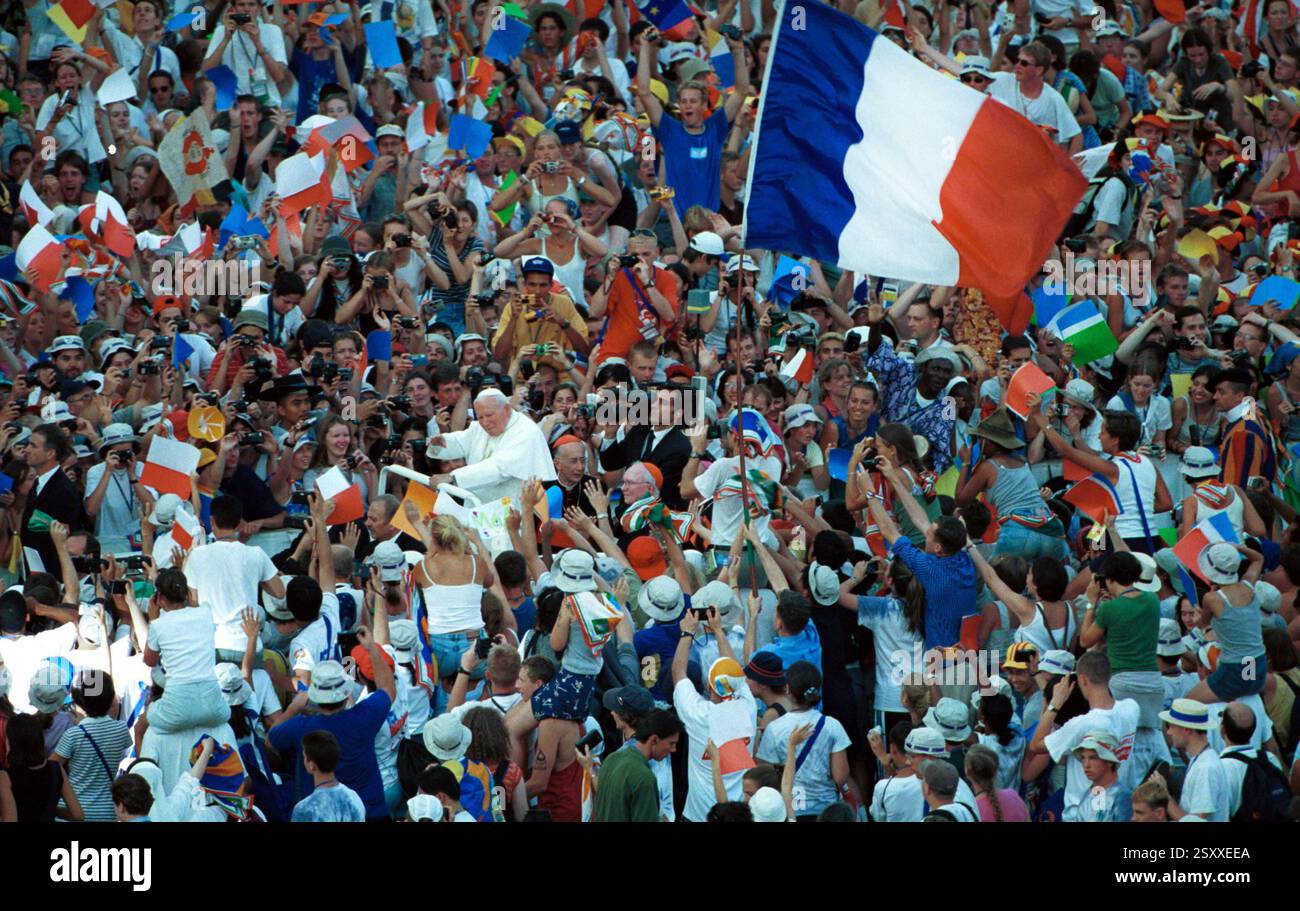 World youth day 2000 hi-res stock photography and images - Alamy