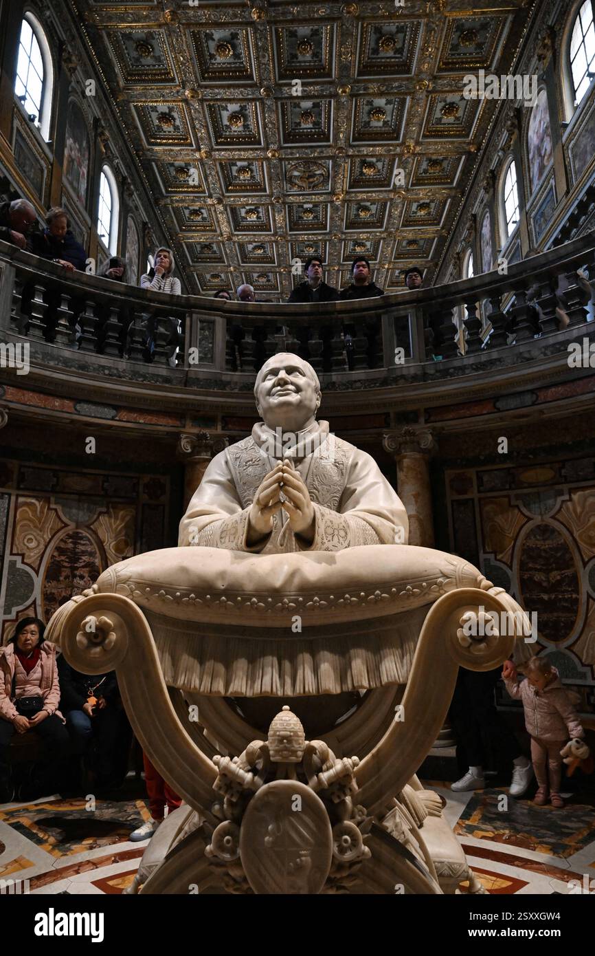 Rome, Italy, 26/02/2025, Statue of Pope Pius IX in the holy crib of the ...