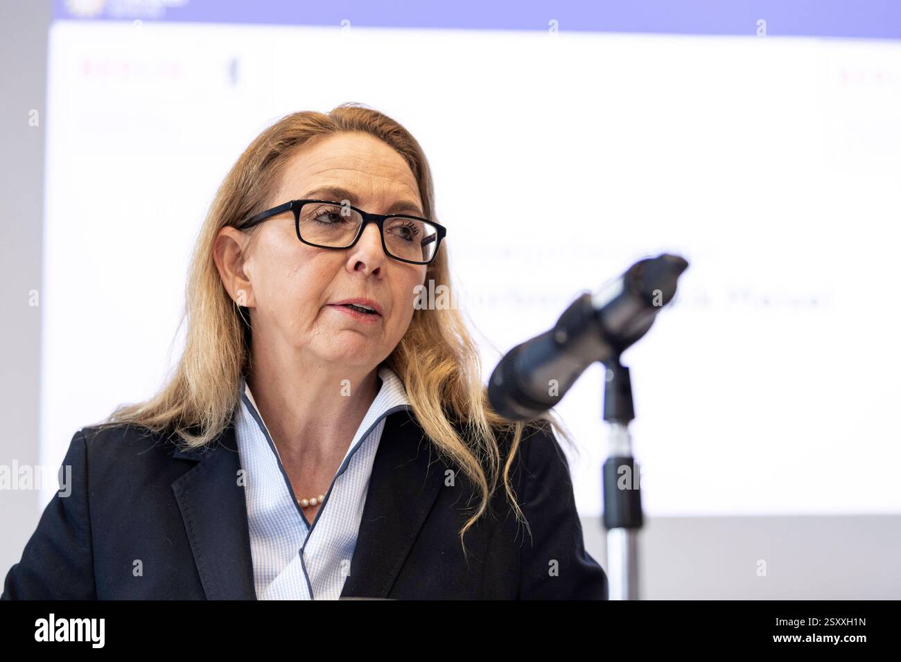 Polizeipräsidentin Barbara Slowik Meisel stellt Bilanz der ...