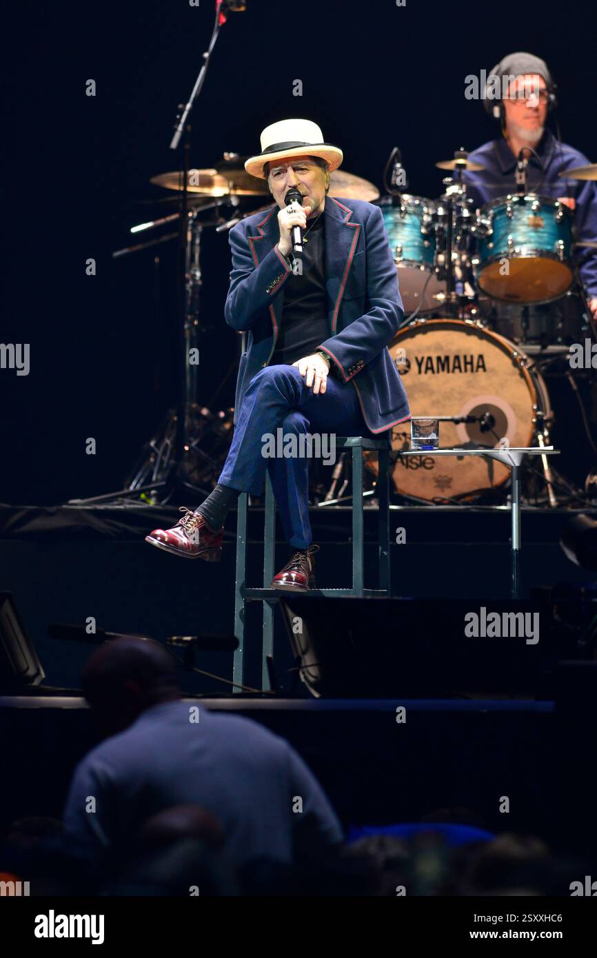 MIAMI, FLORIDA - FEBRUARY 25: Spanish musician Joaquín Sabina performs ...