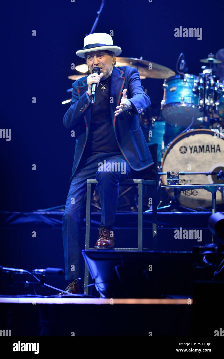 MIAMI, FLORIDA - FEBRUARY 25: Spanish musician Joaquín Sabina performs ...