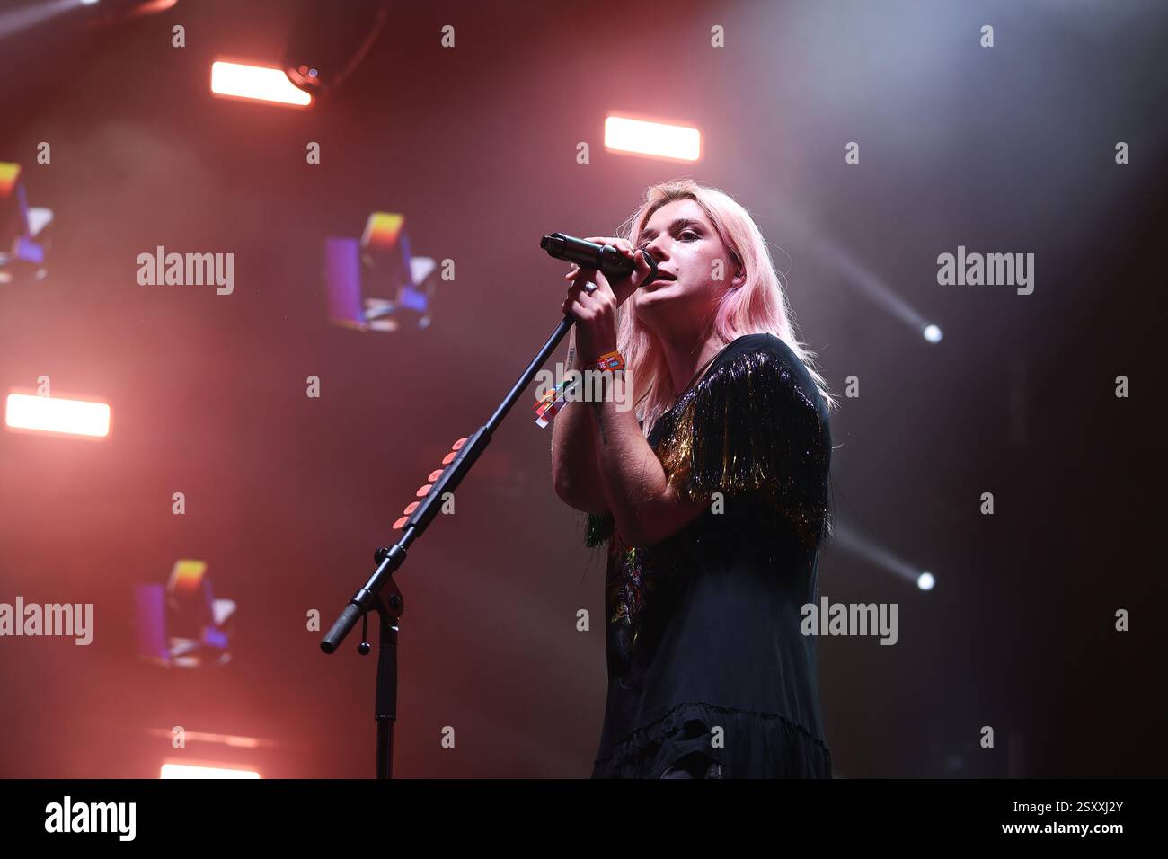 Baby queen arabella latham hi-res stock photography and images - Alamy