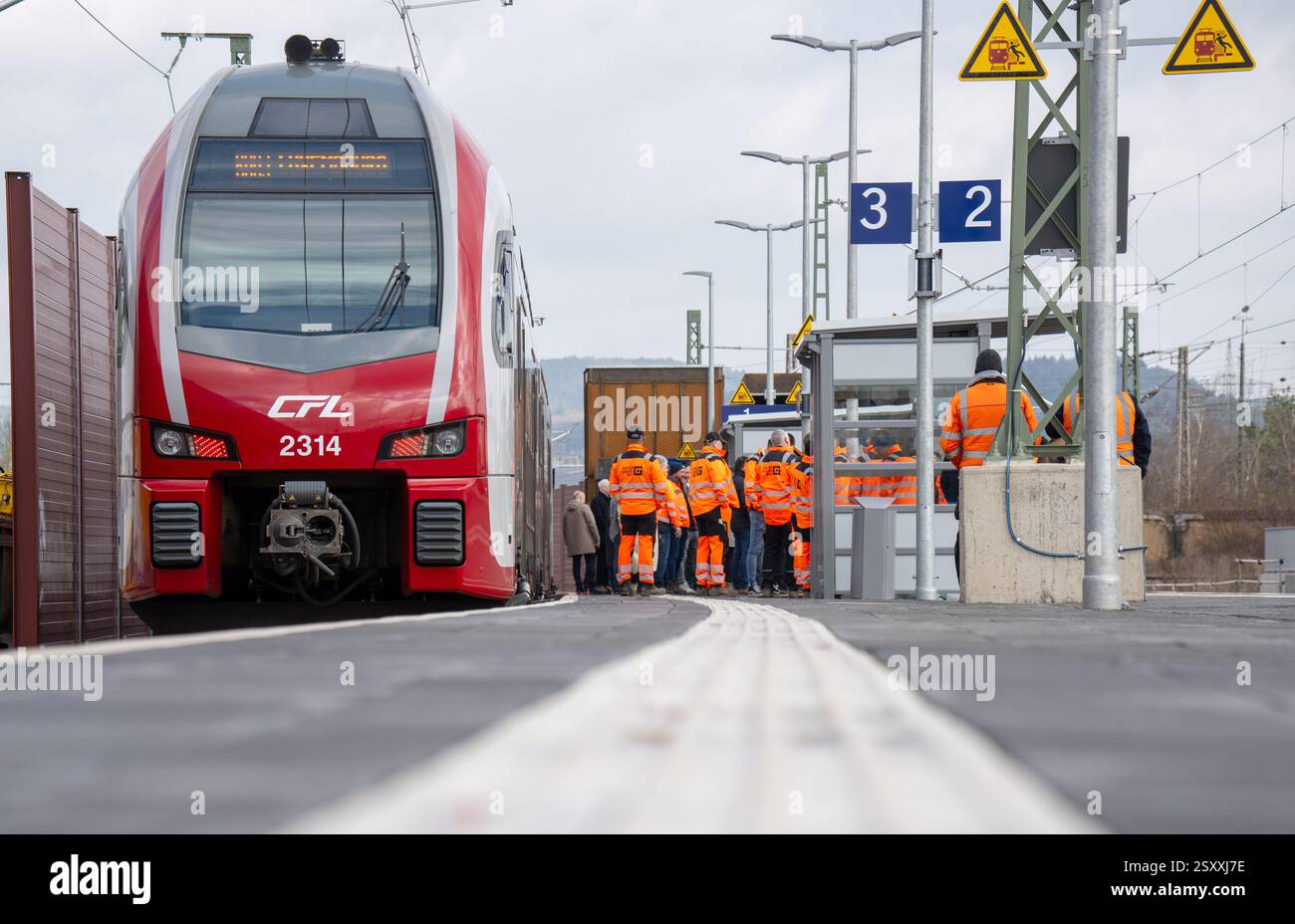 26 February 2025, Rhineland-Palatinate, Trier-Ehrang: A special train ...
